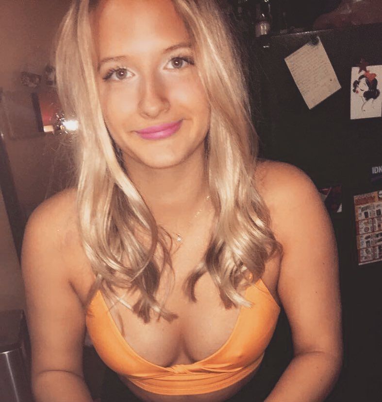 [FB] guys my eyes are up here | Scrolller