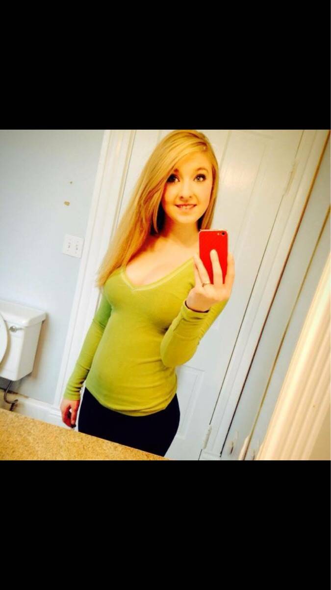 [FB] Smiley Selfie | Scrolller