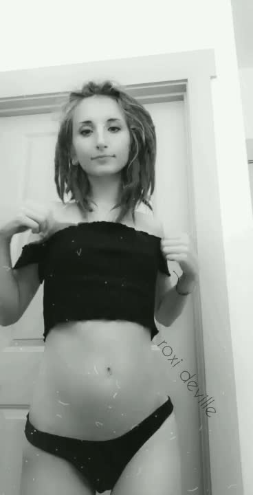 Feelin cute ♡ | Scrolller