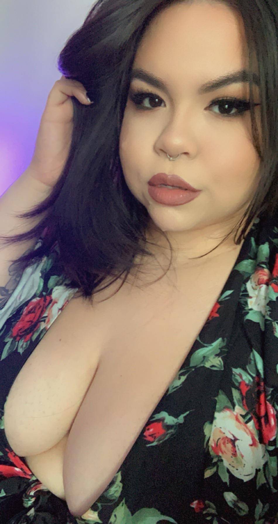 Feeling cute | Scrolller