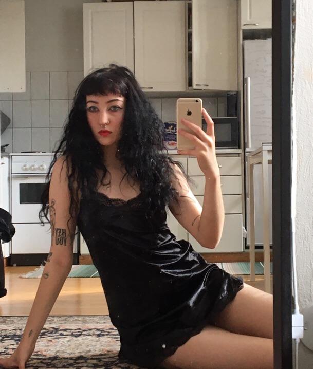 Feeling cute in my satin dress🤠 | Scrolller