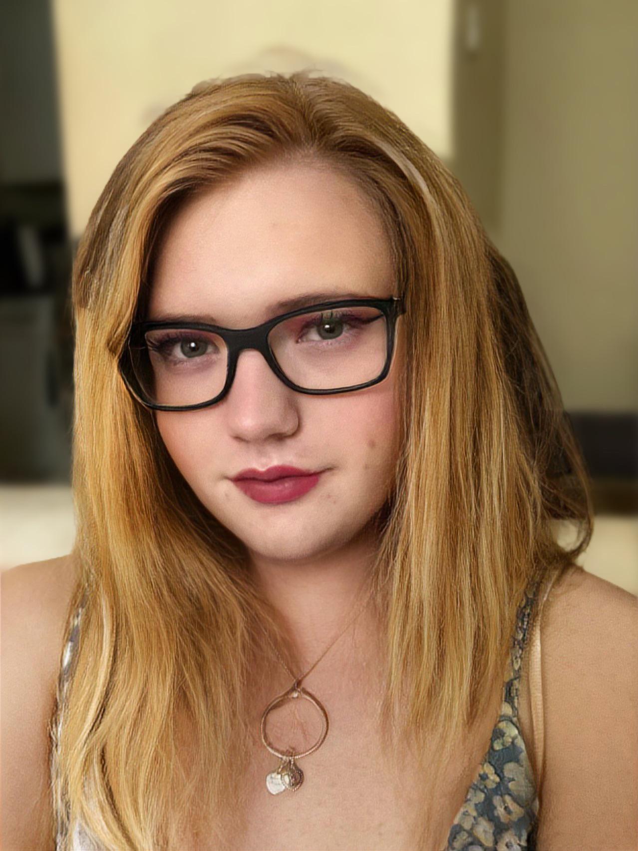 Feeling extra pretty today, whatcha think? 😘😍😘 | Scrolller