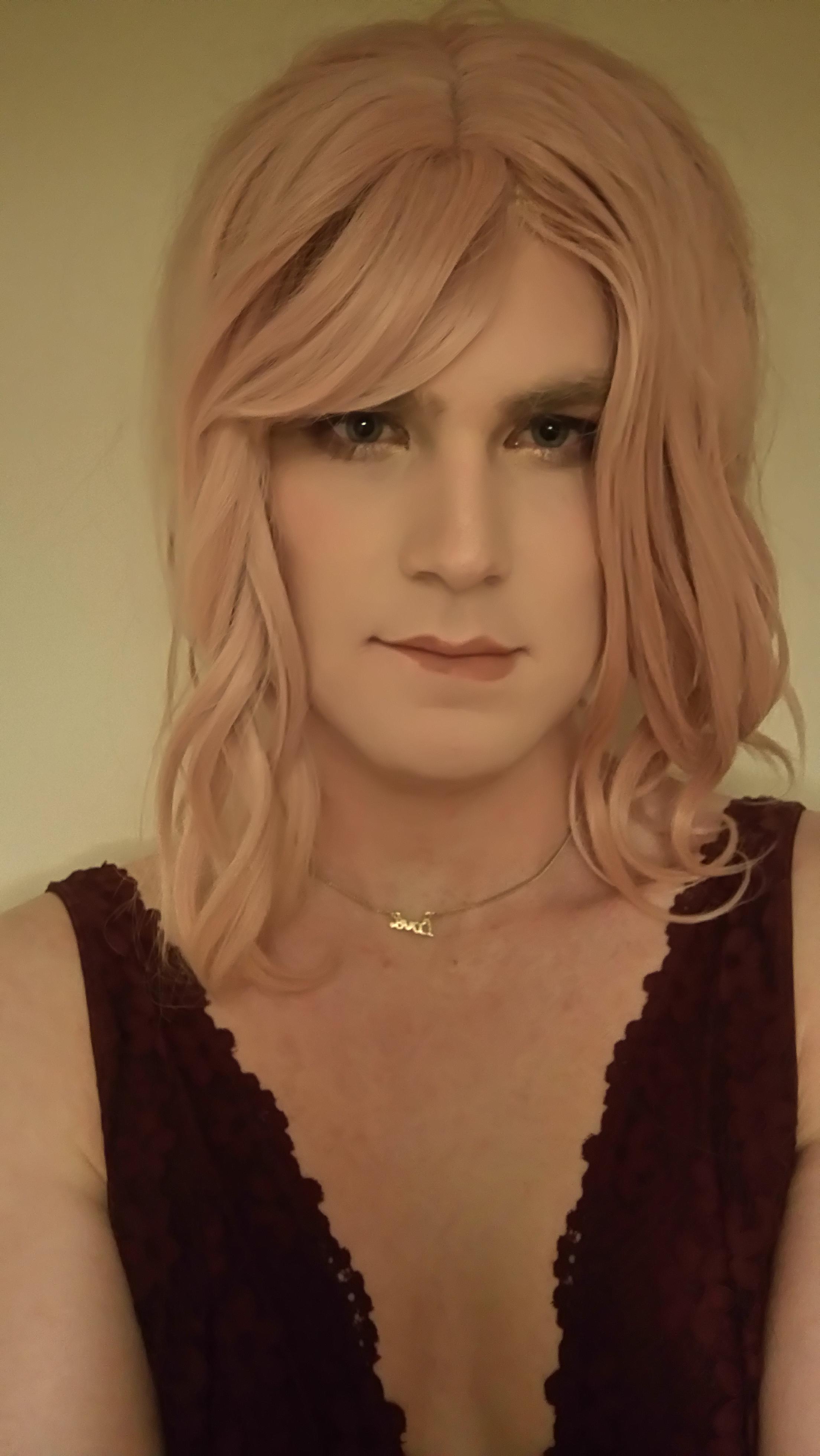 Feeling flirtatious 😘 | Scrolller