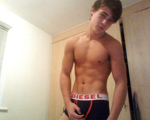 Feeling his bulge | Scrolller