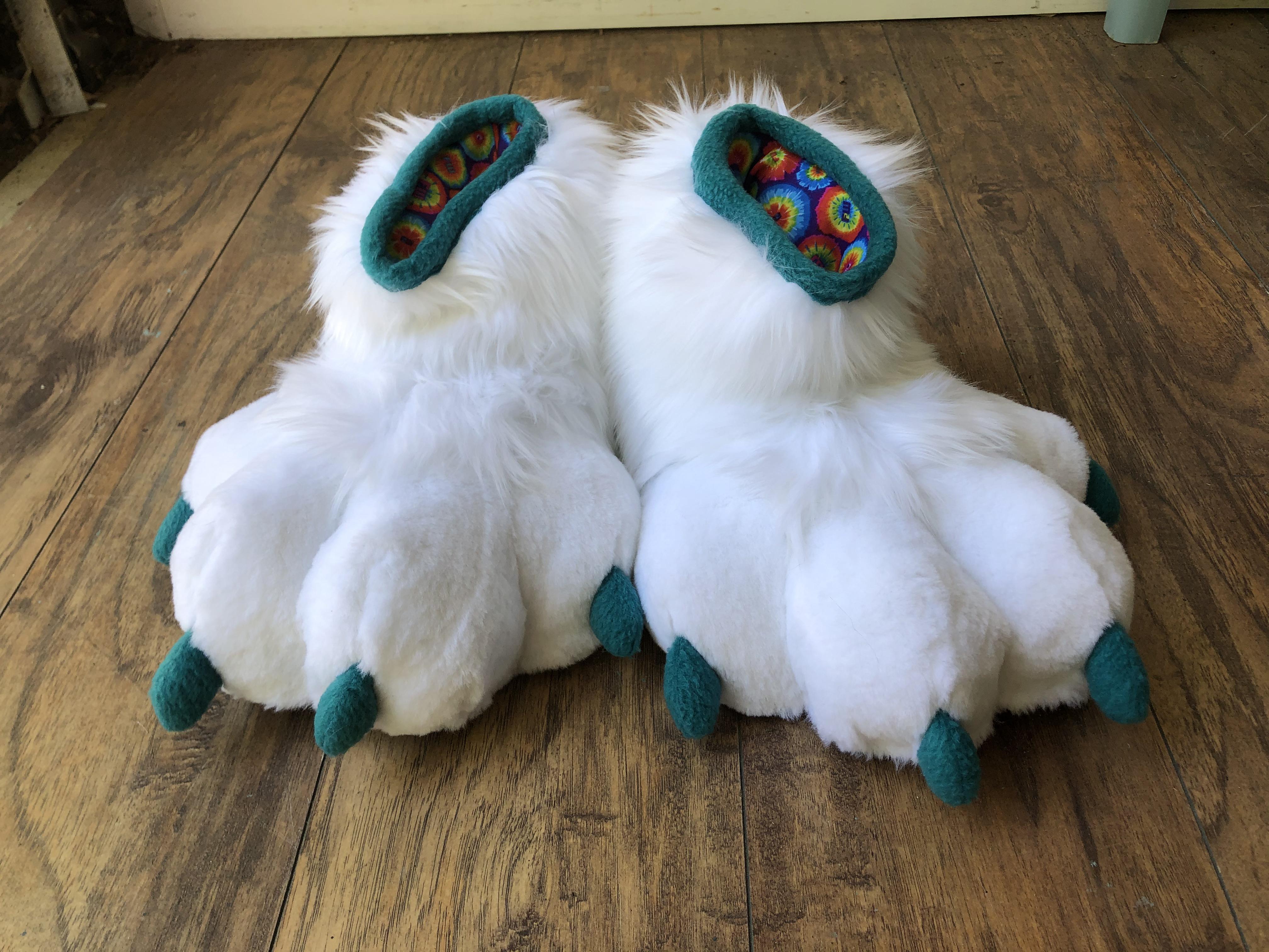 Feetpaws for a recently finished commission! Pattern by Matrices! | Scrolller