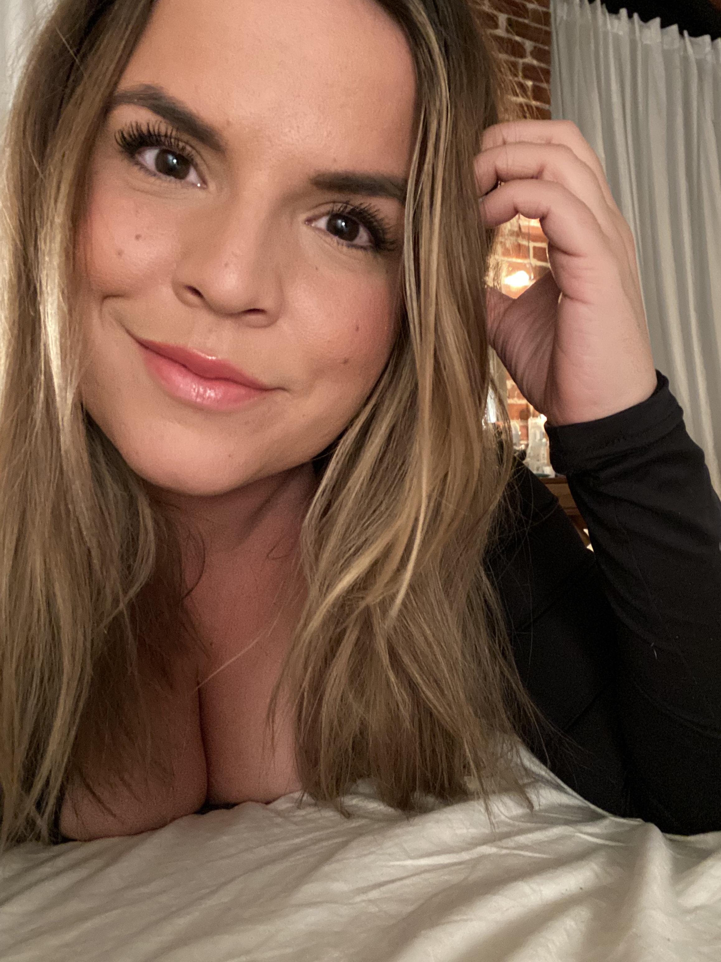 Felt cute, might be seeking external validation from strangers on the internet 🤷‍♀️ (over 18 ...