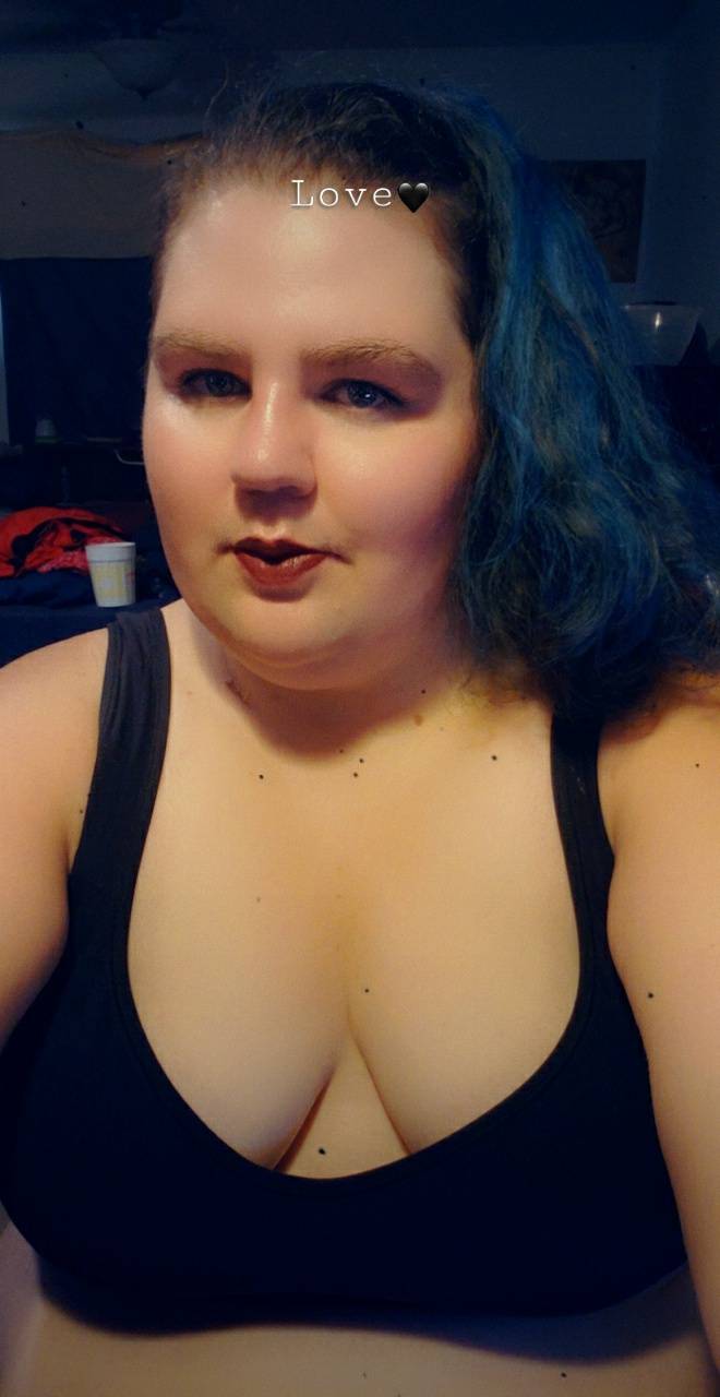 Felt cute while changing clothes. Whatcha think? | Scrolller