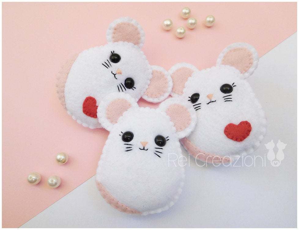 Felt mice brooches | Scrolller