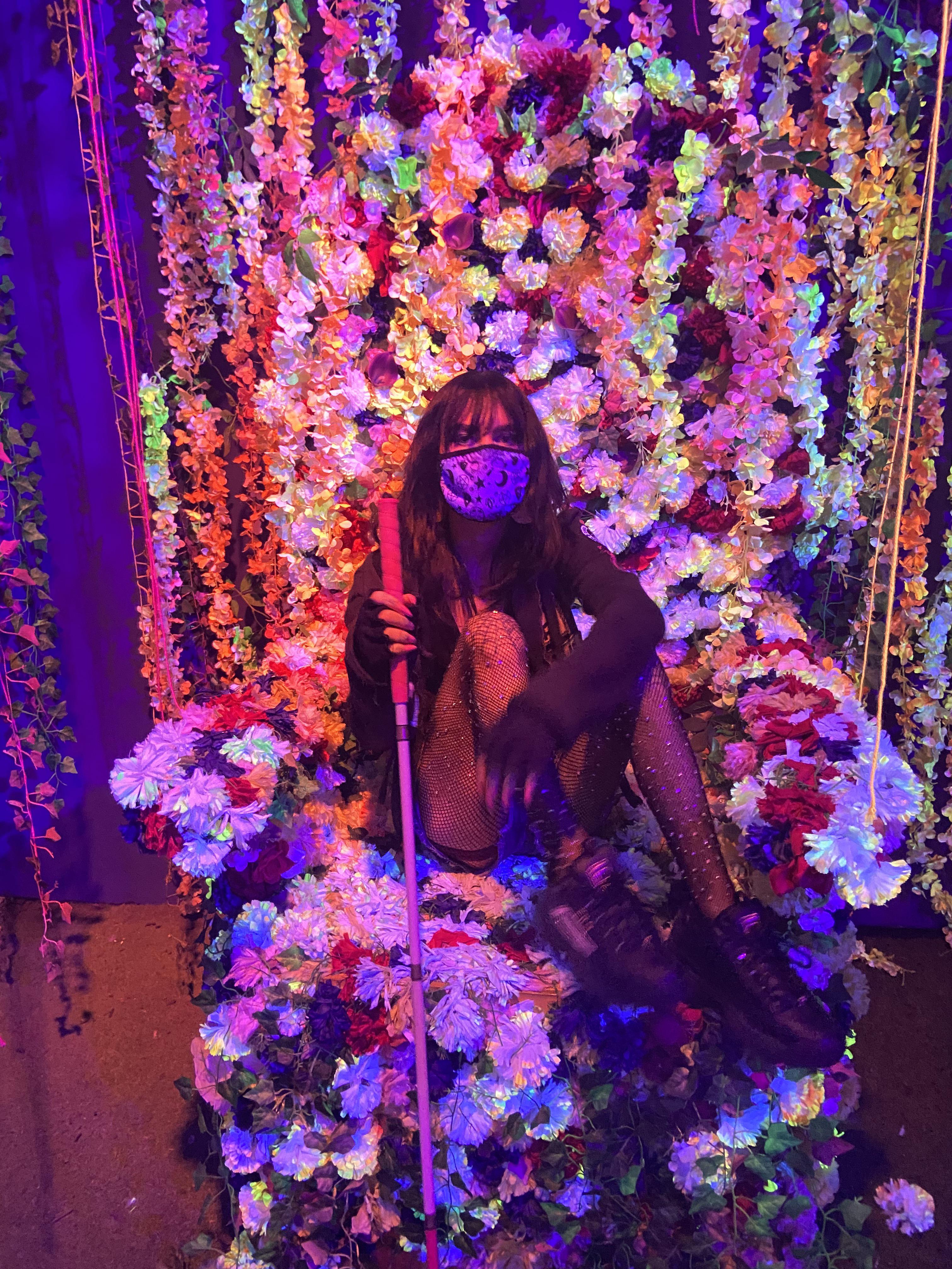 fem throne | Scrolller