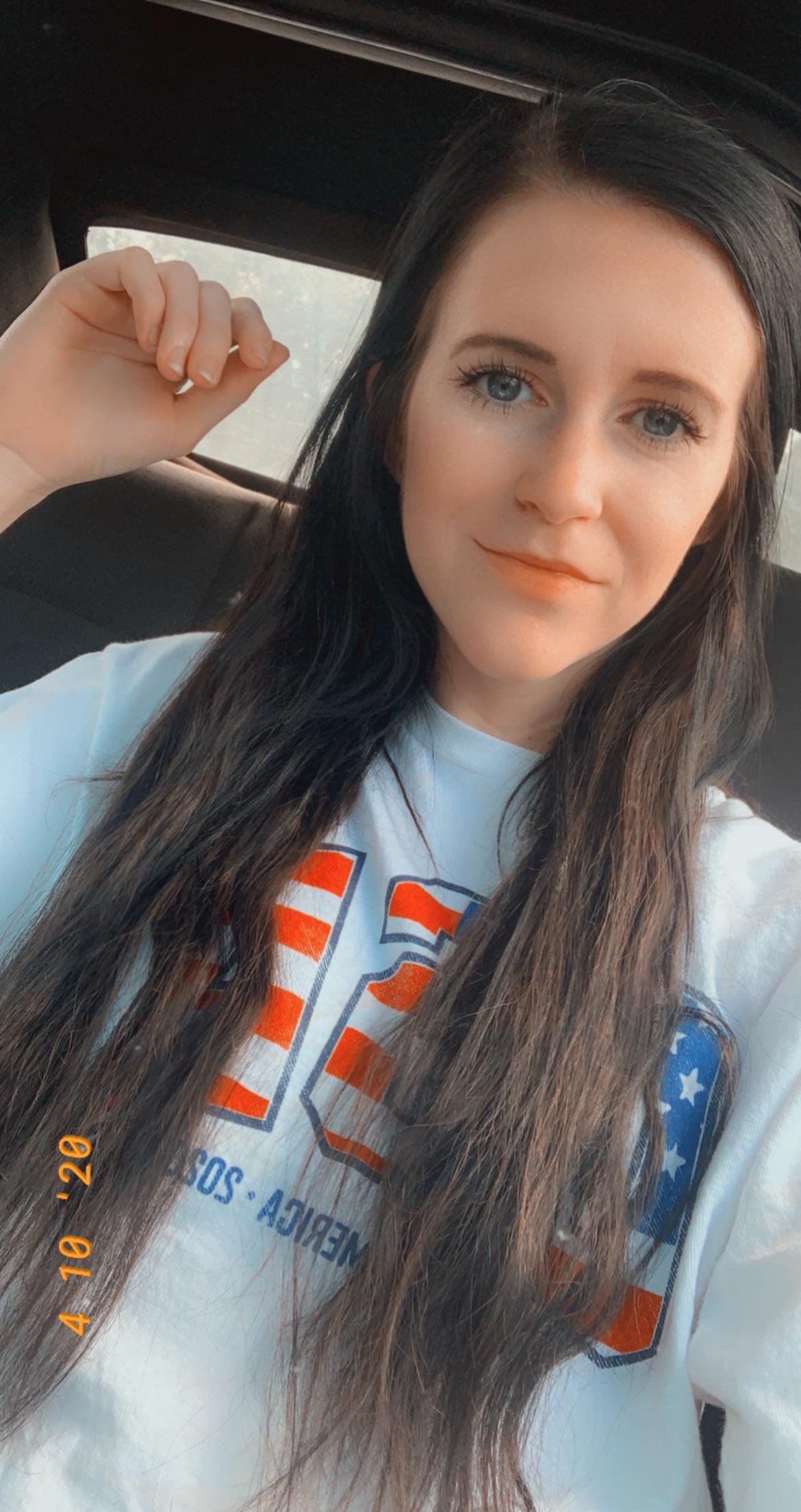 Female. 23. 💓 | Scrolller