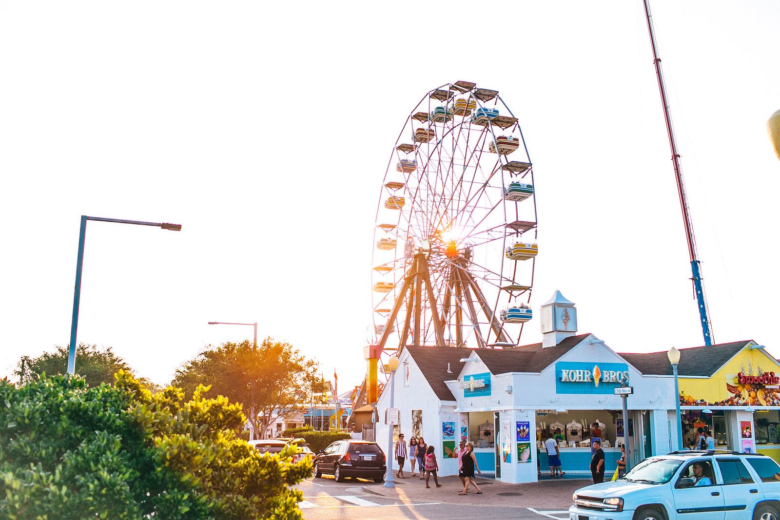 Ferris Wheel on Virginia Beach Pier by Jorge Quinteros [1600x1067] | Scrolller