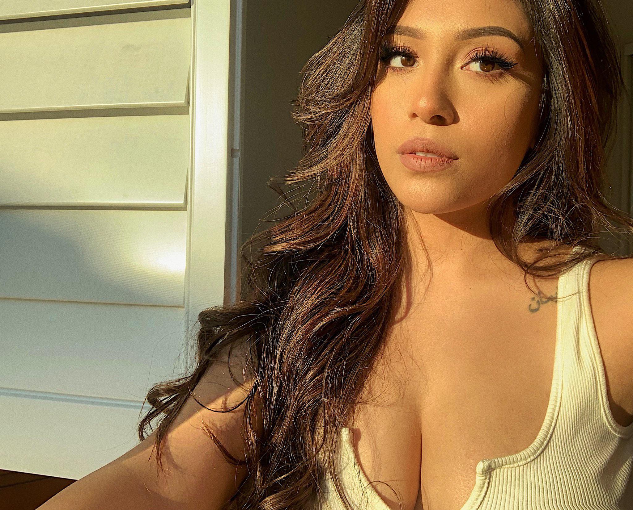 Filipina and Pakistani | Scrolller