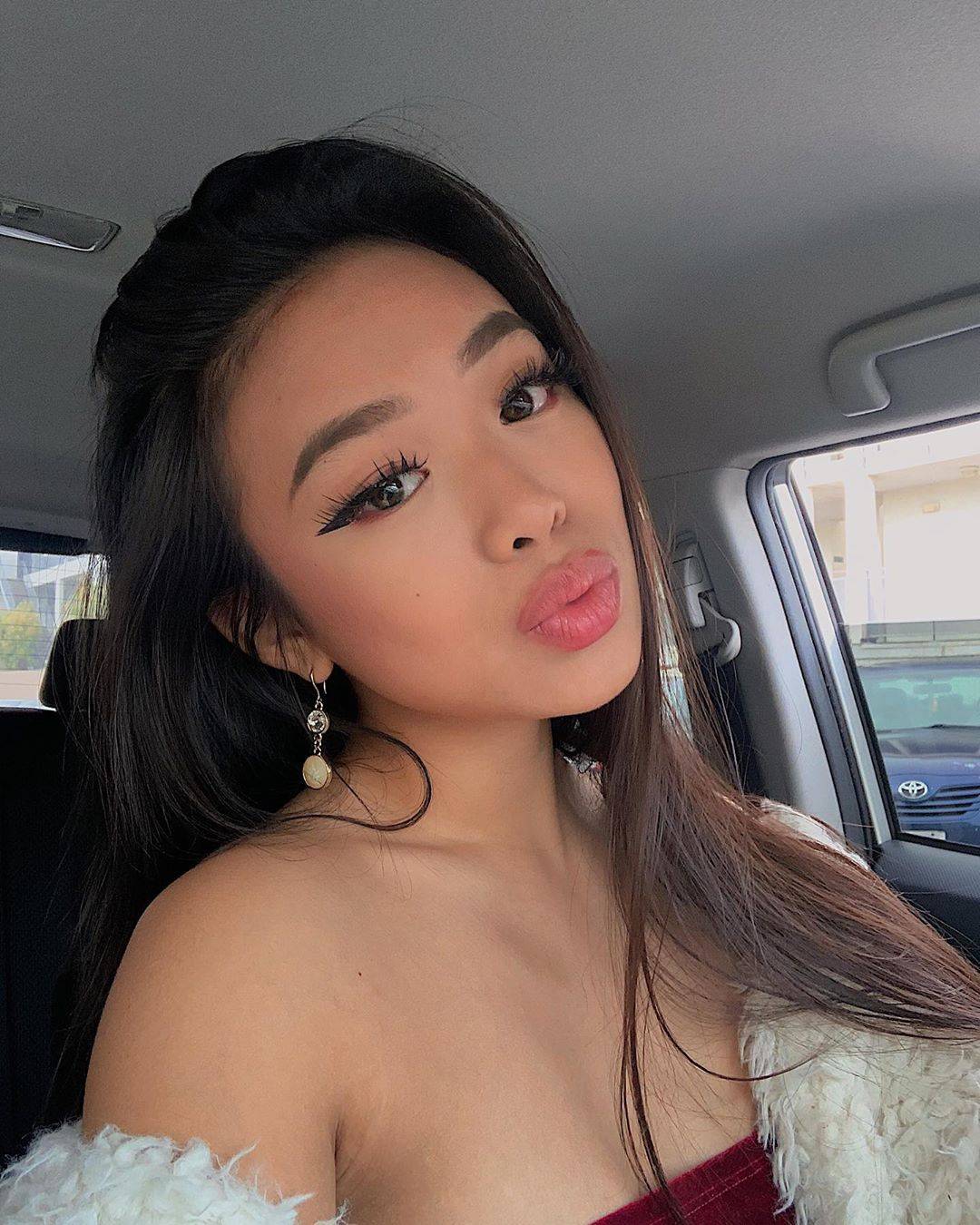 Discover more like Pouting: Filipina girl and Related Content | Scrolller