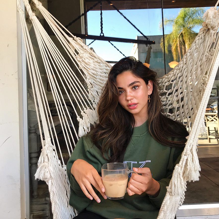 Filipina Irish Scrolller