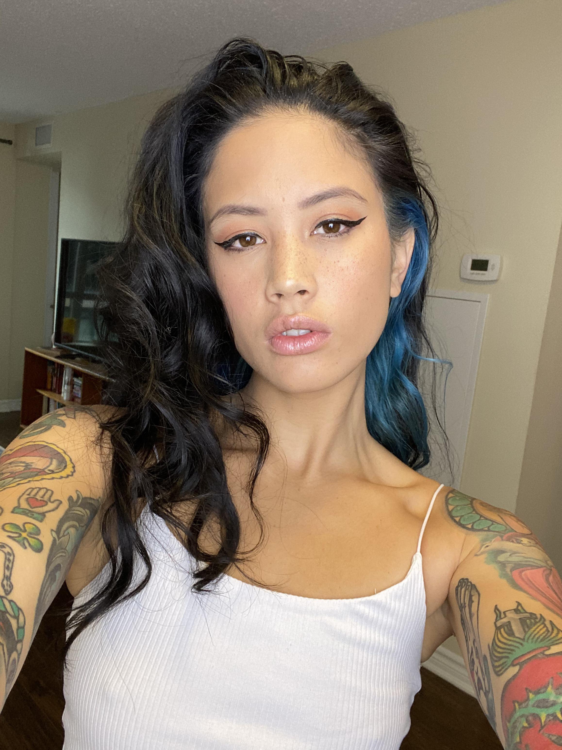 Filipino x Czech | Scrolller