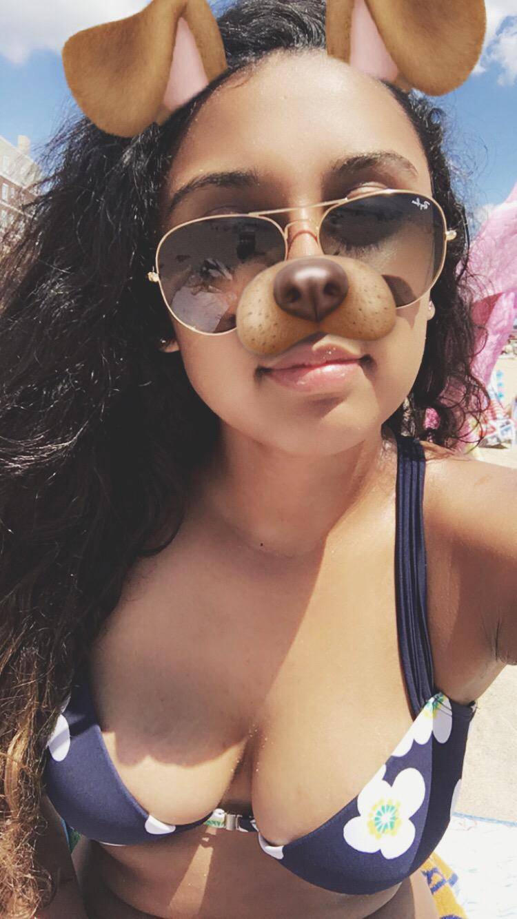 Filling out her cups nicely | Scrolller