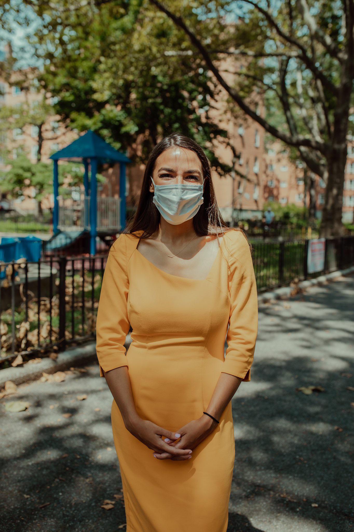 Filling out her dress 👗 very nicely | Scrolller