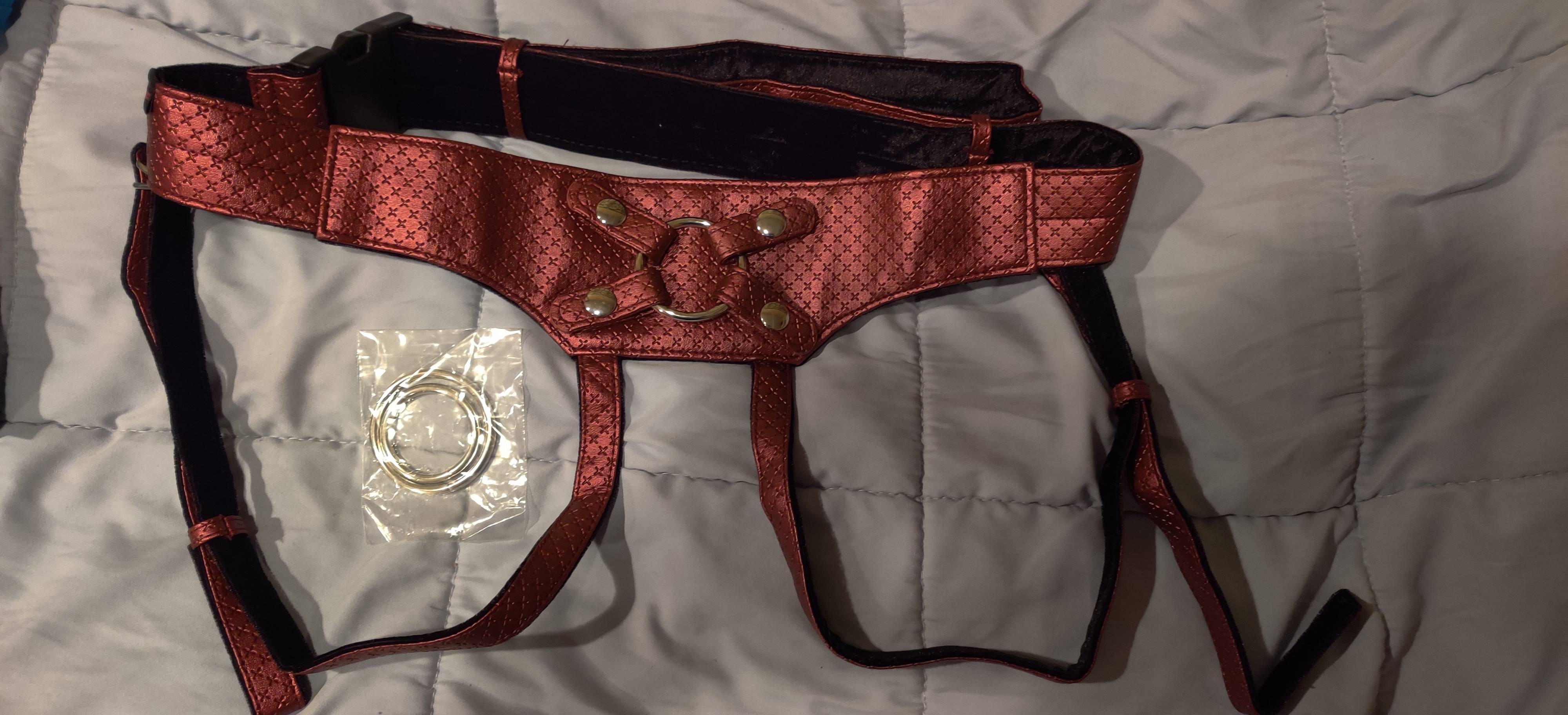 Finally got my own strapon harness, it's super comfy | Scrolller