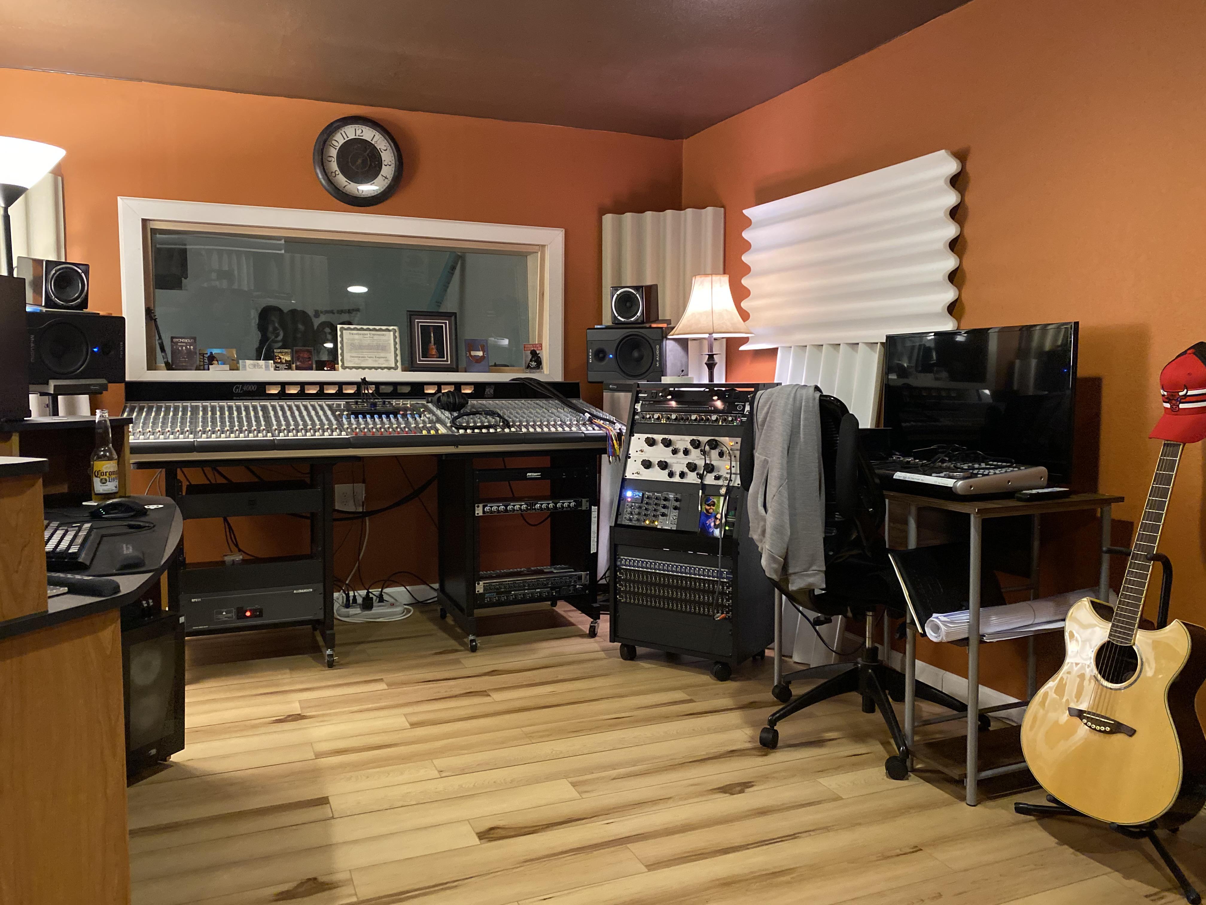 Finally have my studio built ️ | Scrolller