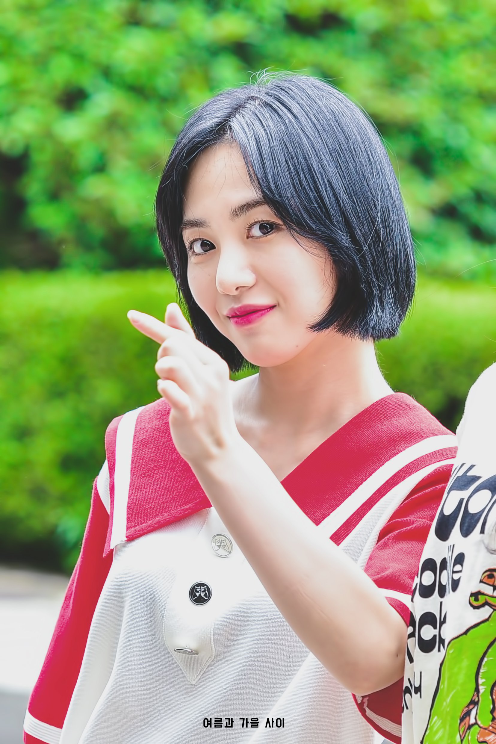 Finger hearts | Scrolller