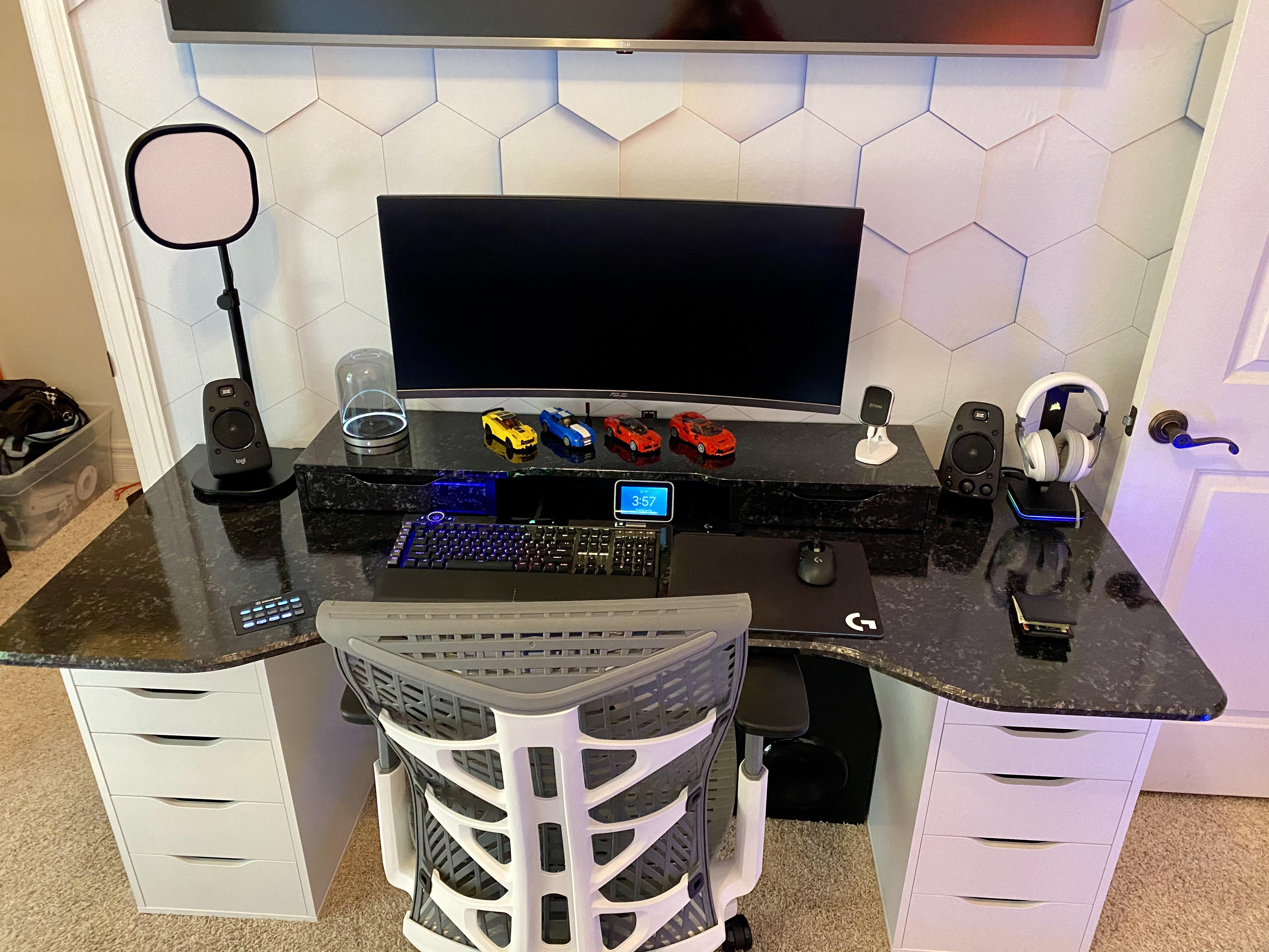 Finished my custom desktop! PC is located in the closet. Designed the ...