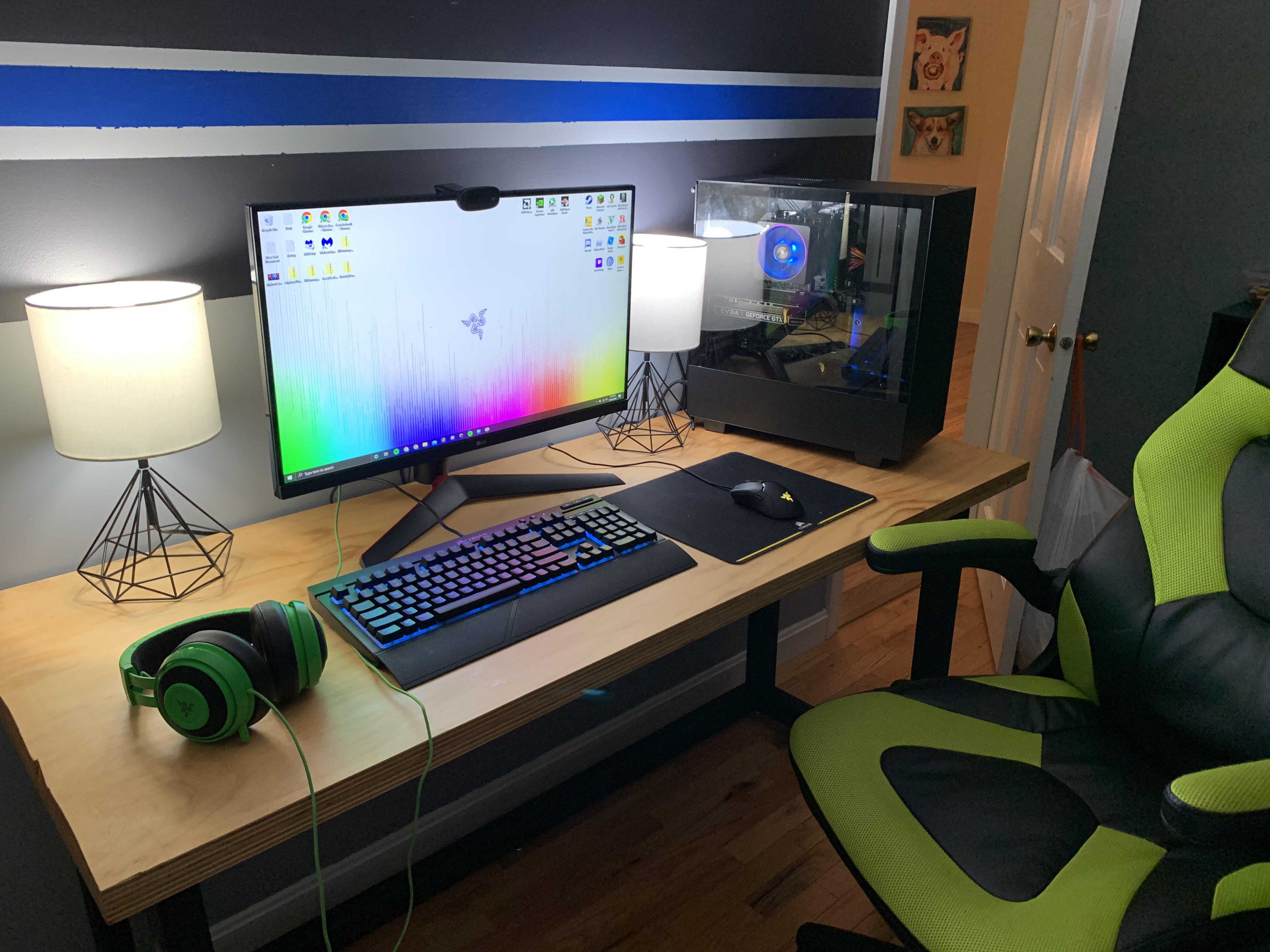 First build custom built desk | Scrolller