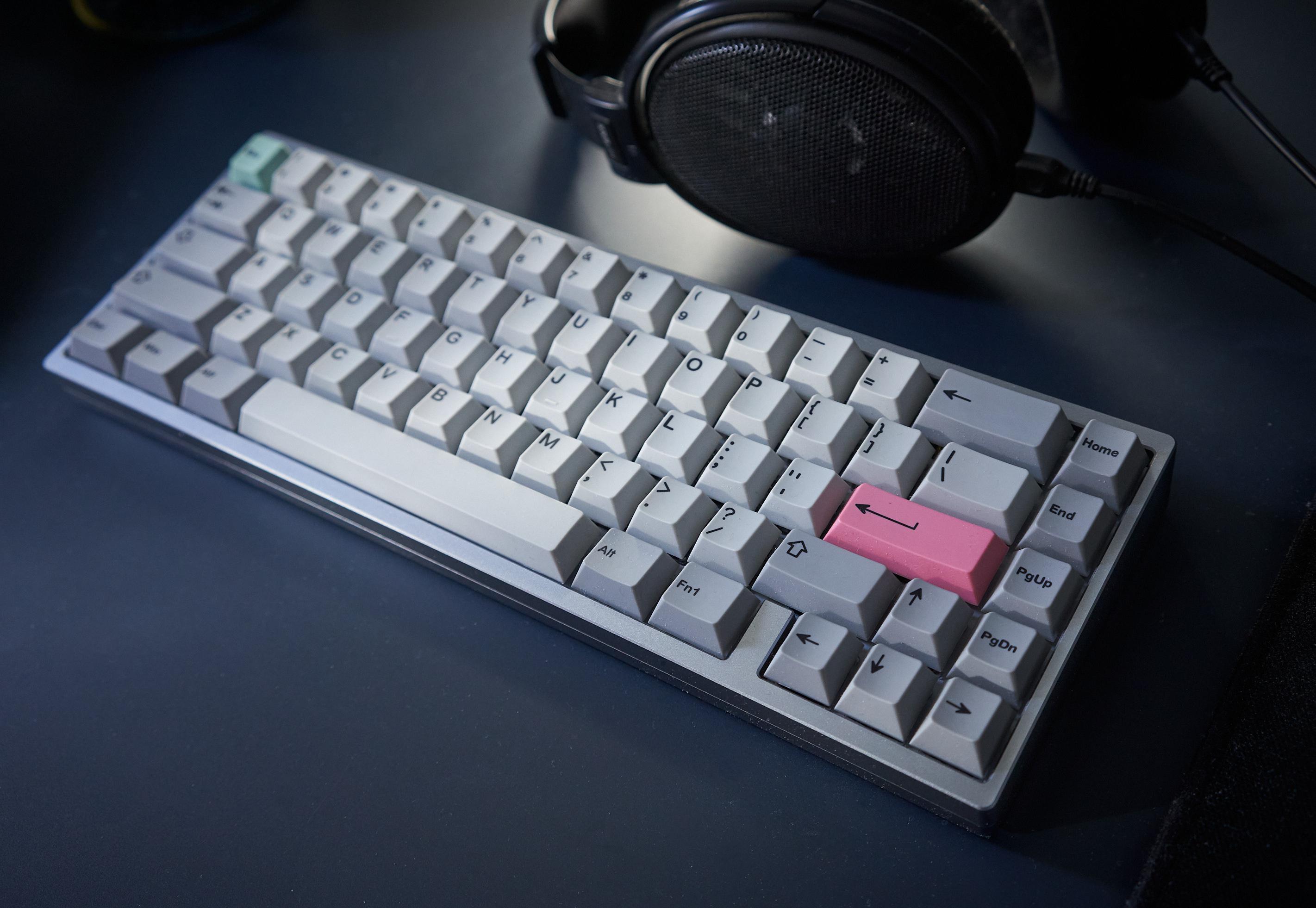 First Build! (KBD67 MKII and Zealios V1) | Scrolller