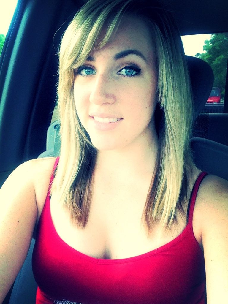 first face pic. please be nice :) | Scrolller