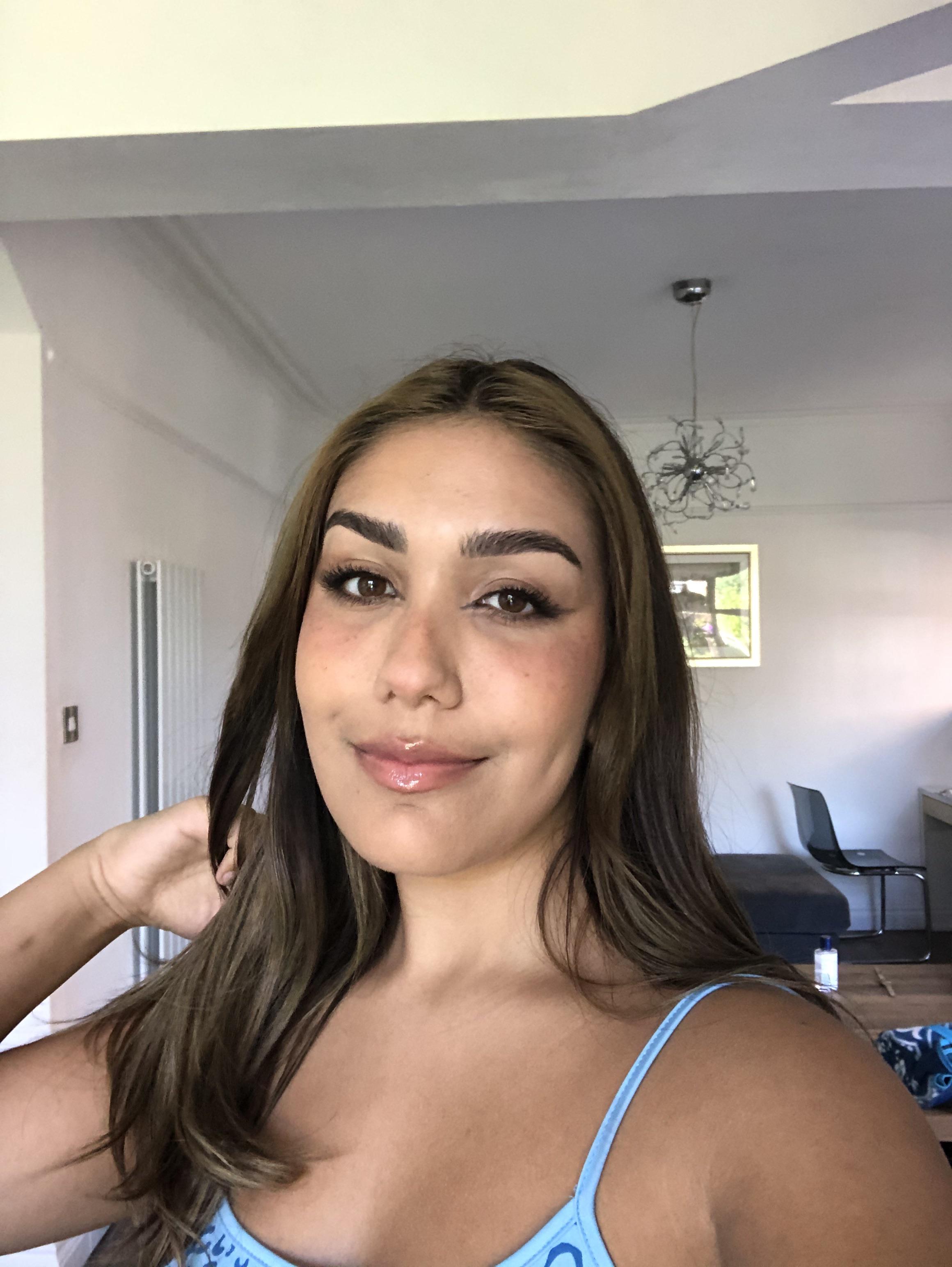 first impressions? :) 20f | Scrolller