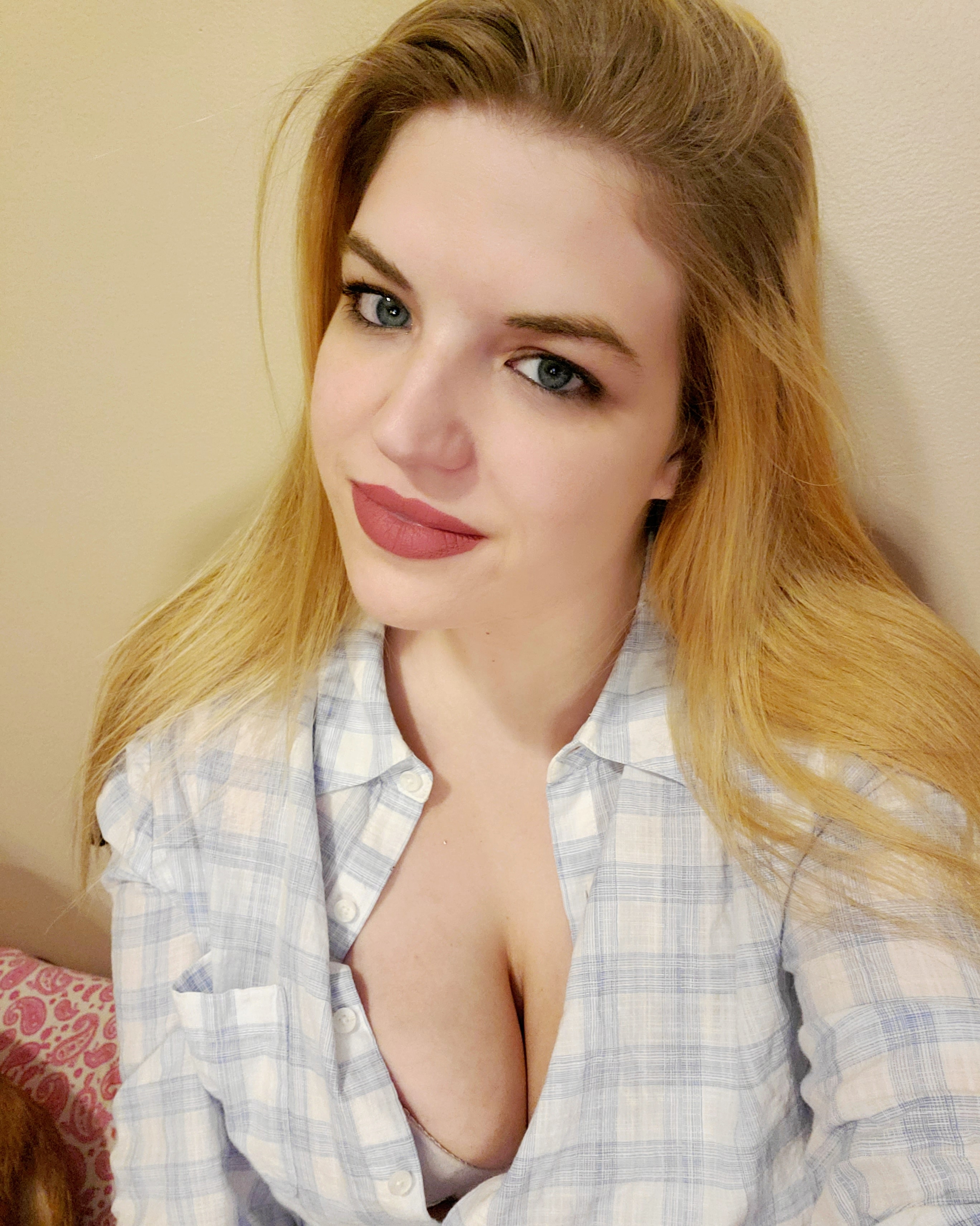 First selfie here :) [over 18] | Scrolller