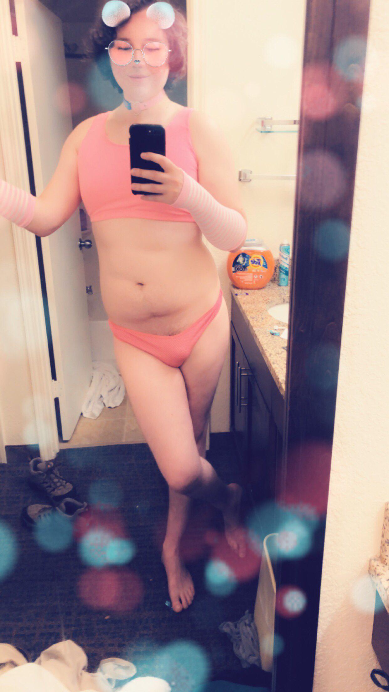 First time dressing in years....it’s good to be back 🧚🏻🤍 | Scrolller