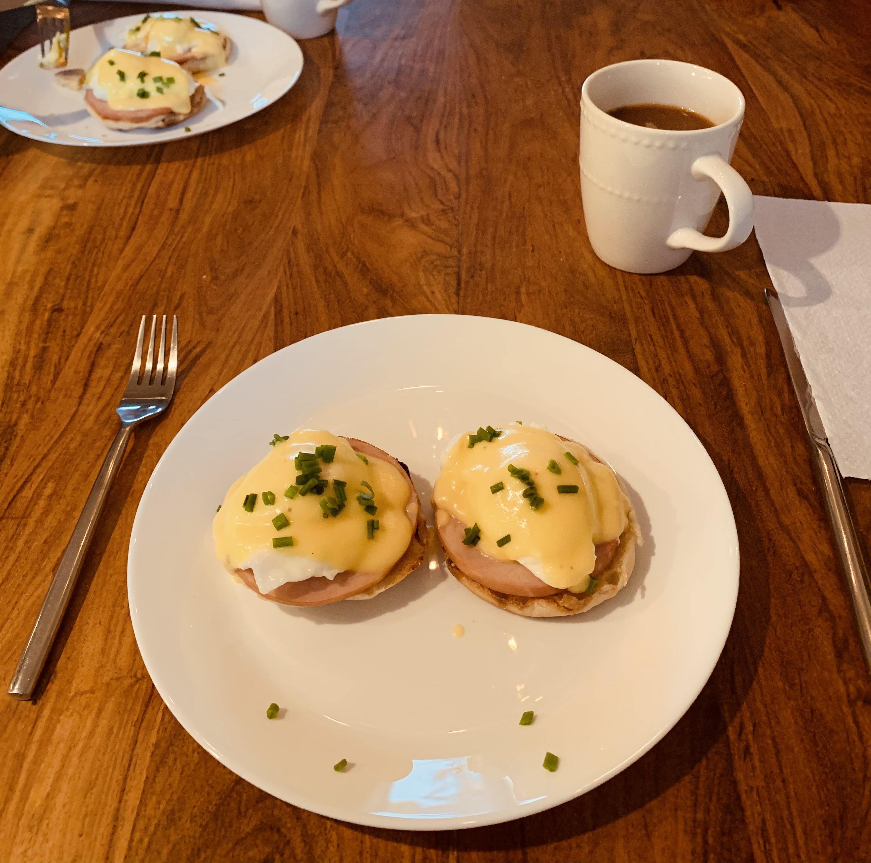 First Time Eggs Benedict | Scrolller