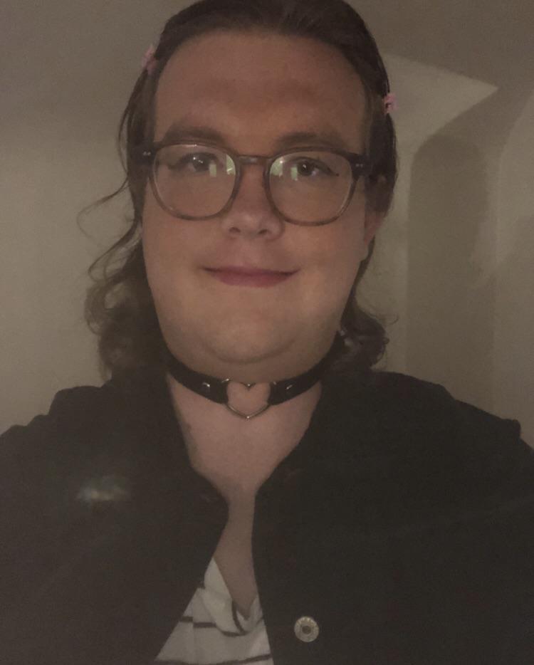 First time full makeup | Scrolller