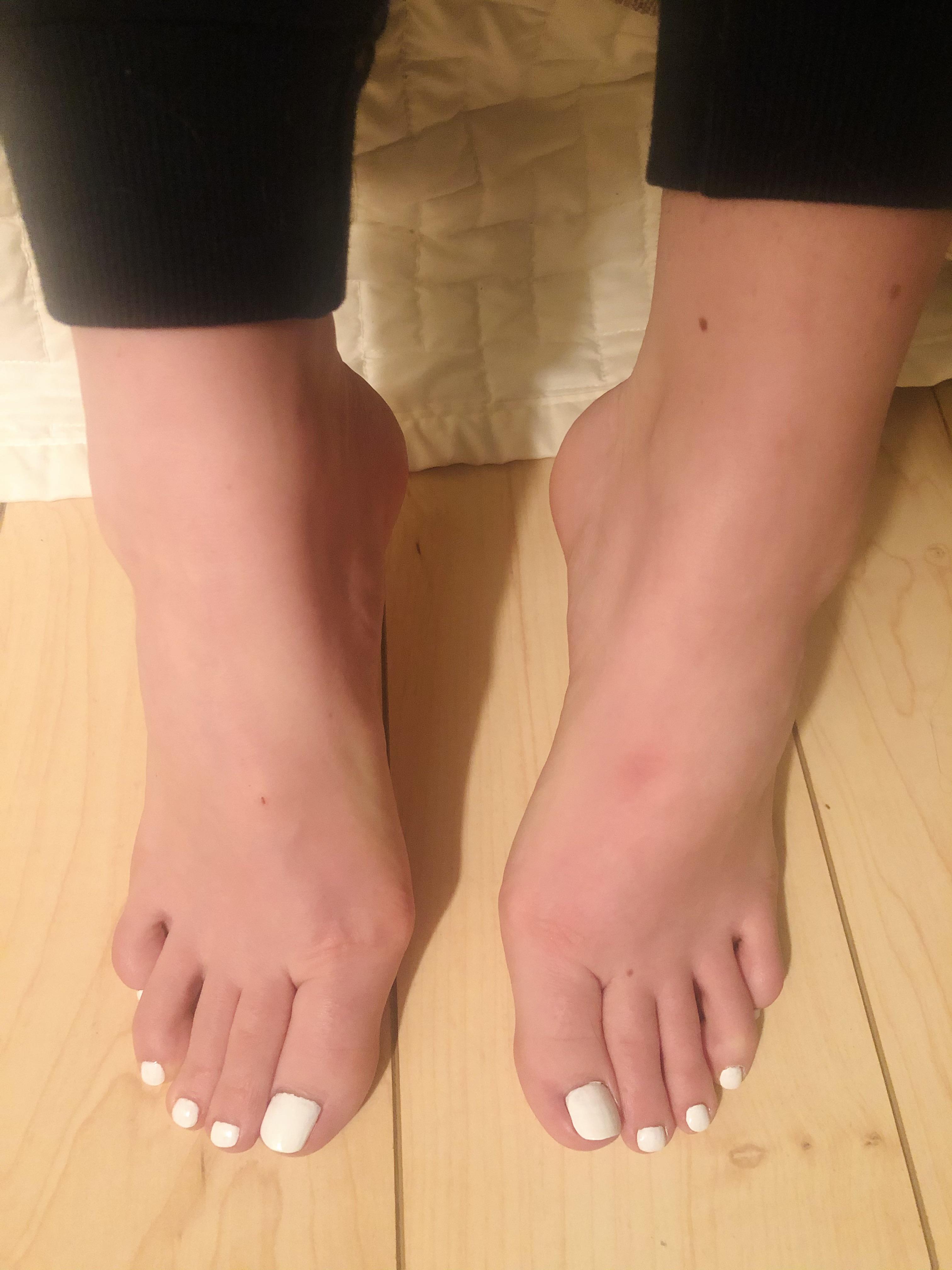 Who Likes Clean Dainty Feet Scrolller