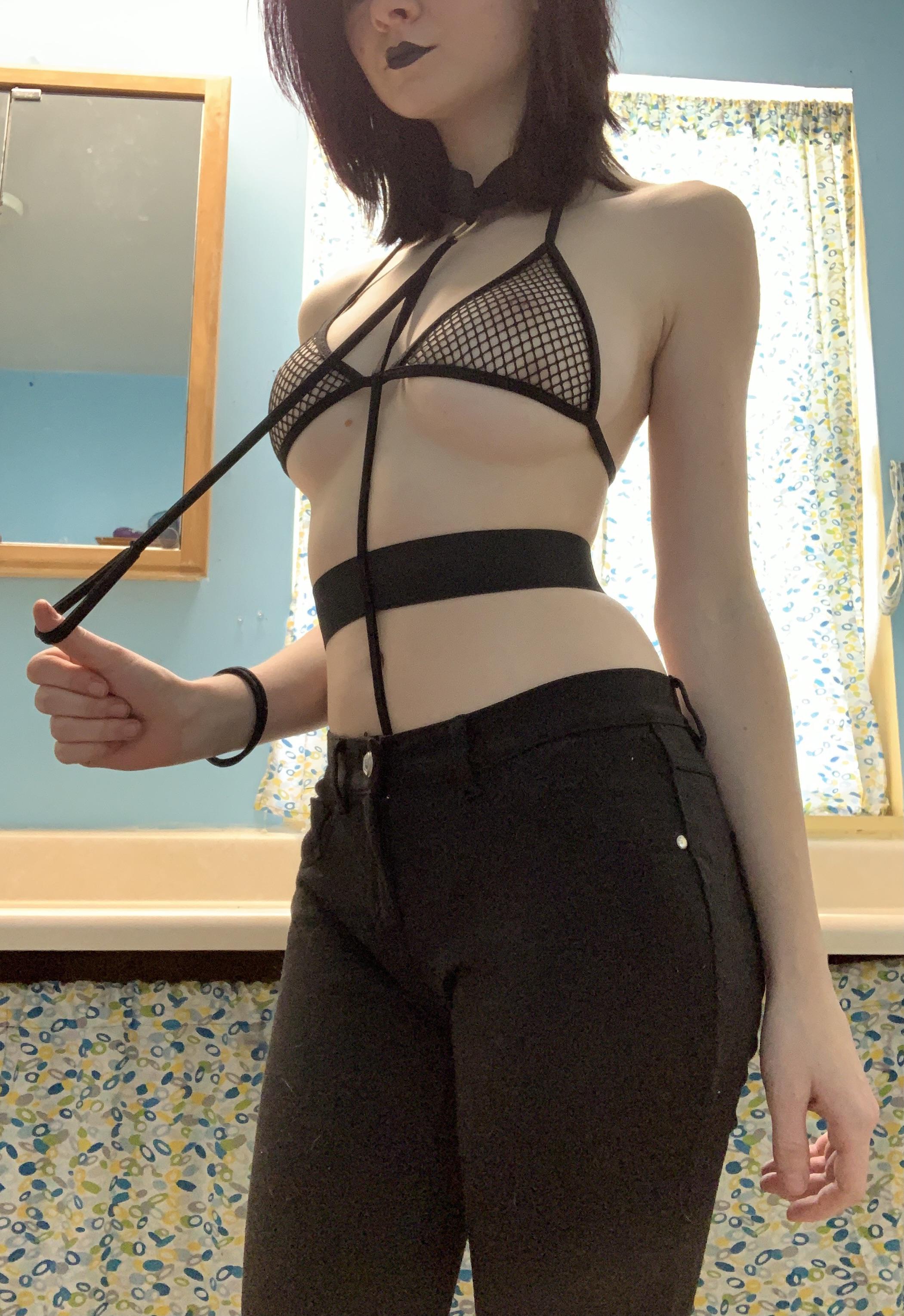 Fishnet 🖤 | Scrolller