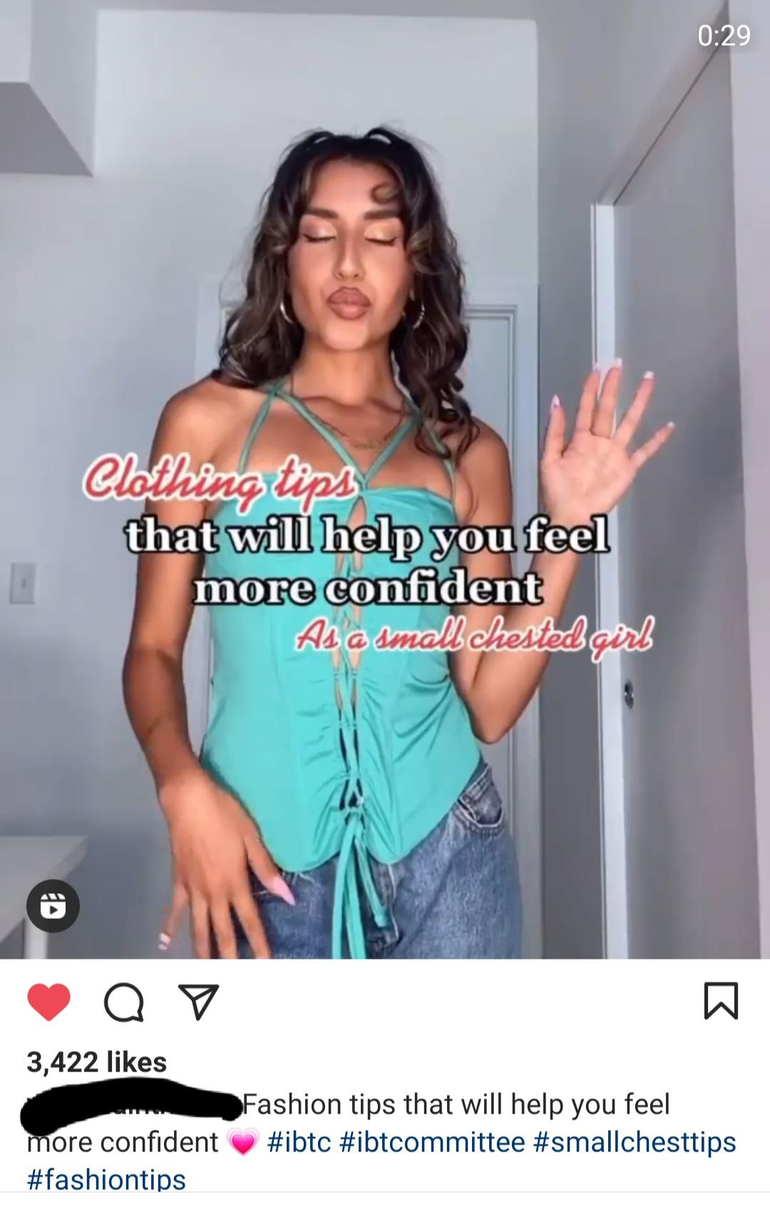 Flattering dressing tips for smaller chests 💖 | Scrolller