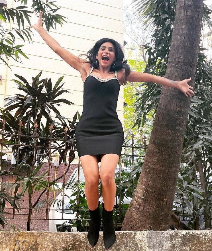 Fleshy chocolaty armpits of Annie Sharma (@bossgirlanniee) | Scrolller