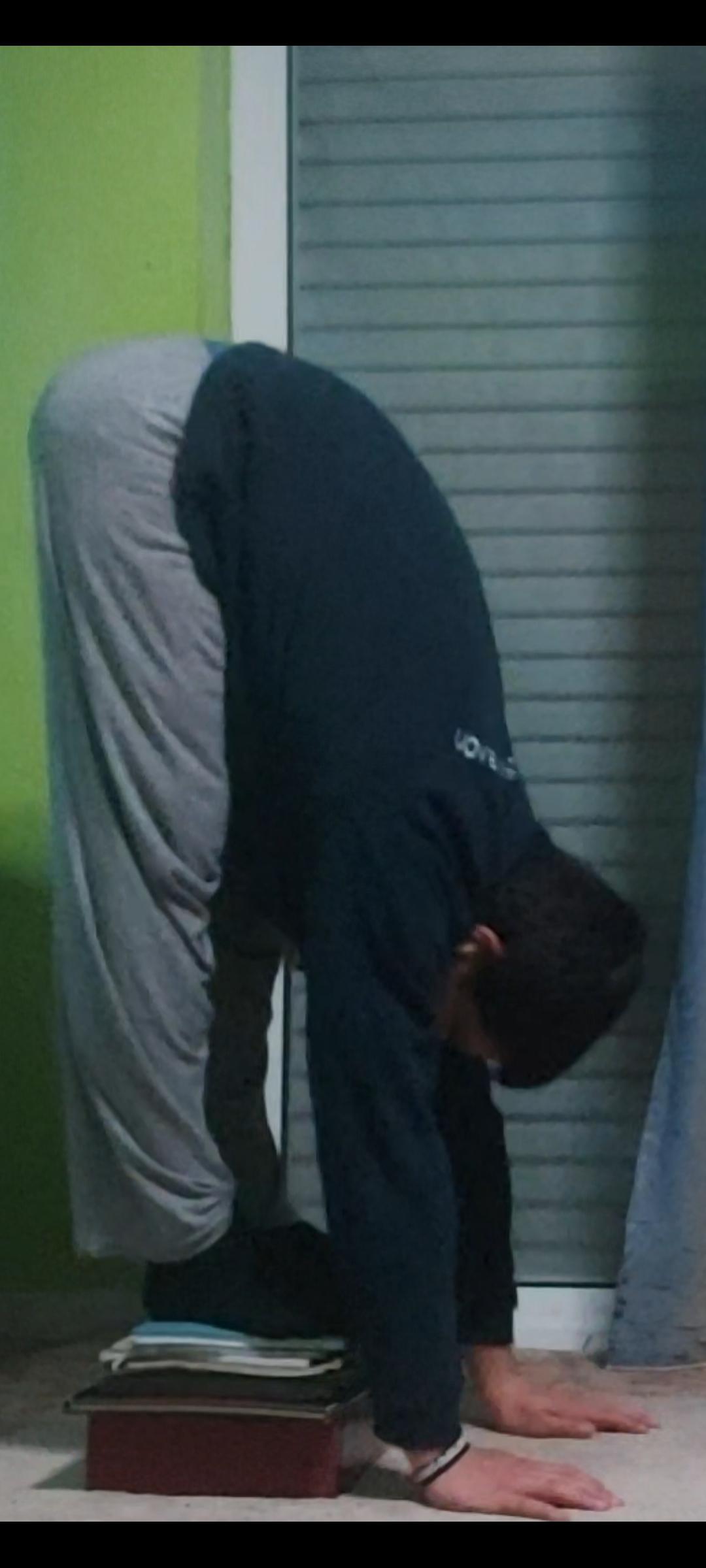 Floor touch progression. +17cm height. Trying to get it to 20cm | Scrolller