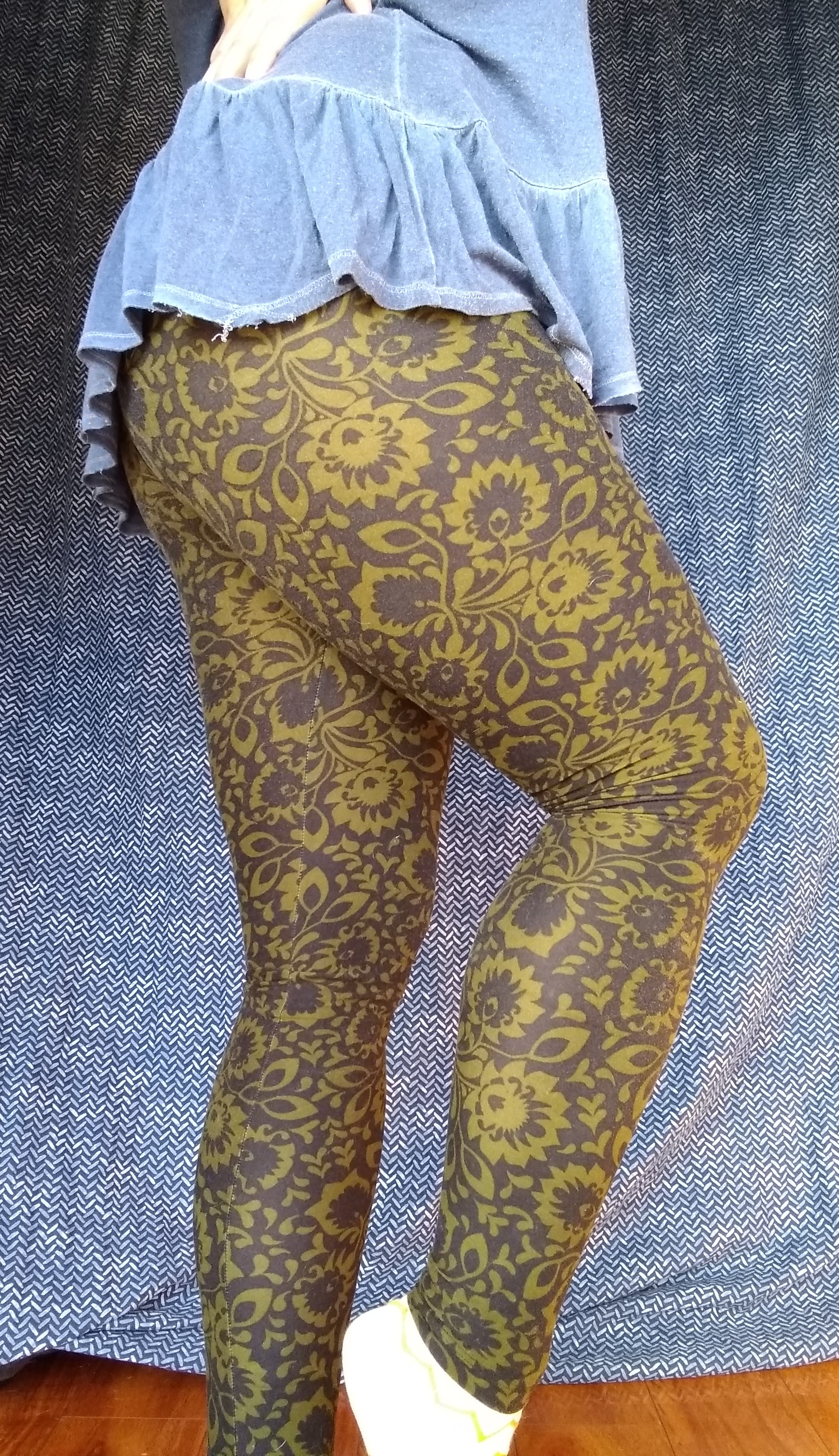 Floral Leggings hugging my curves ️ | Scrolller