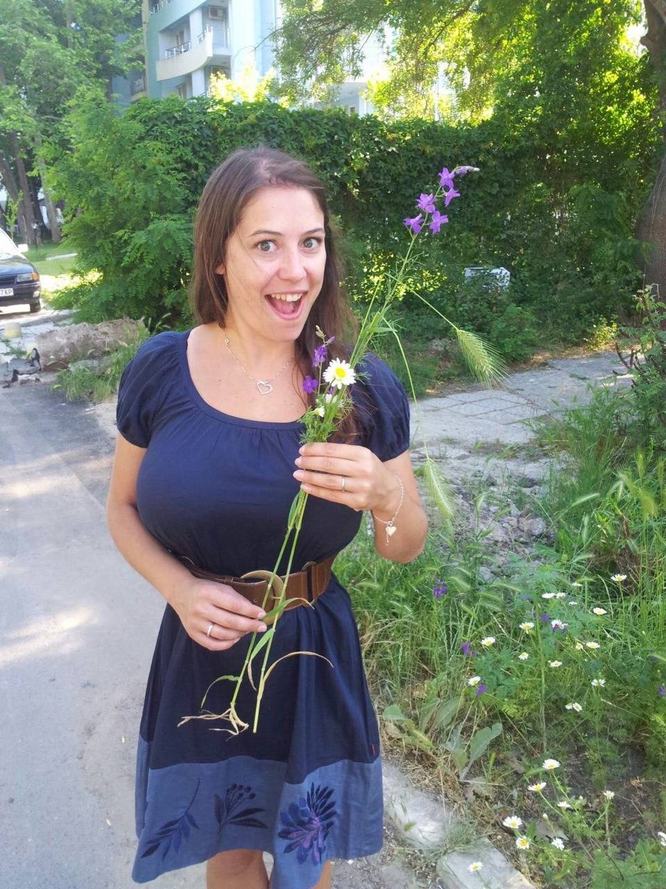 Flowers? How thoughtful! | Scrolller