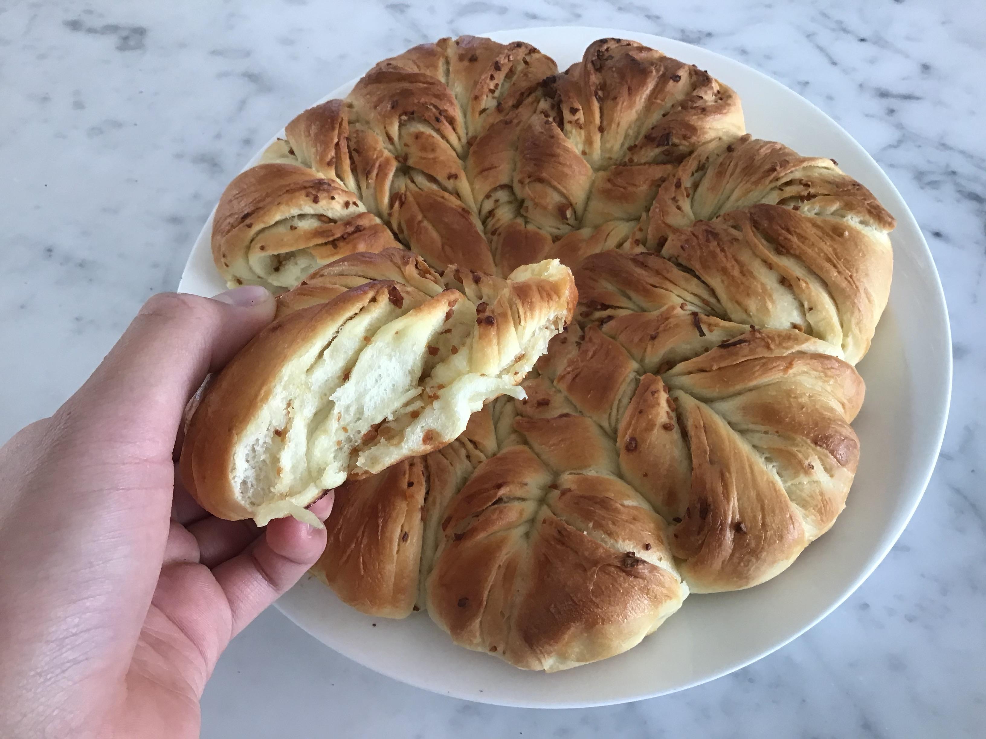 Fluffy garlic bread!!! | Scrolller