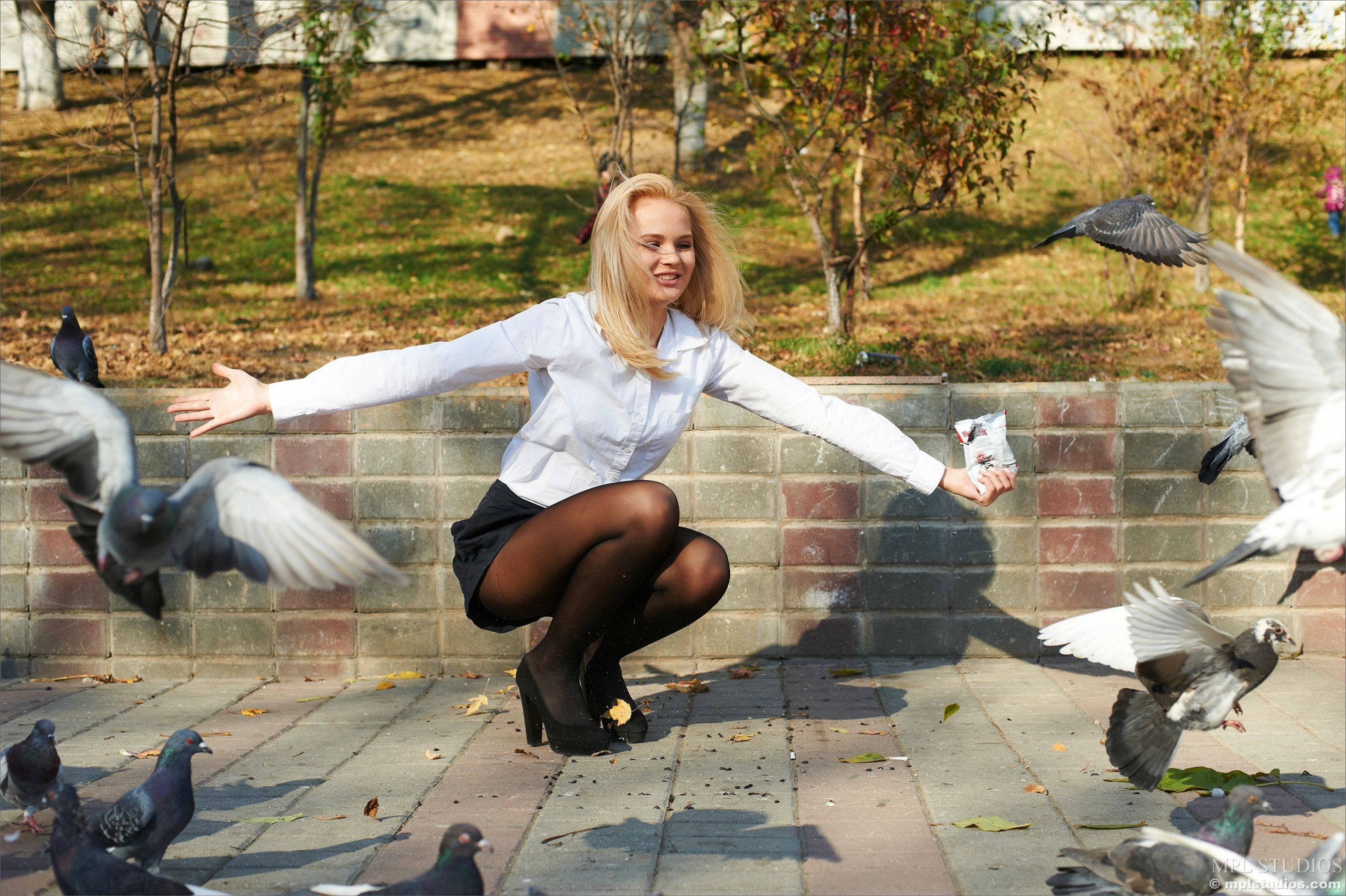 Fly my creatures (x/post r/TightsAndLooseClothes) | Scrolller