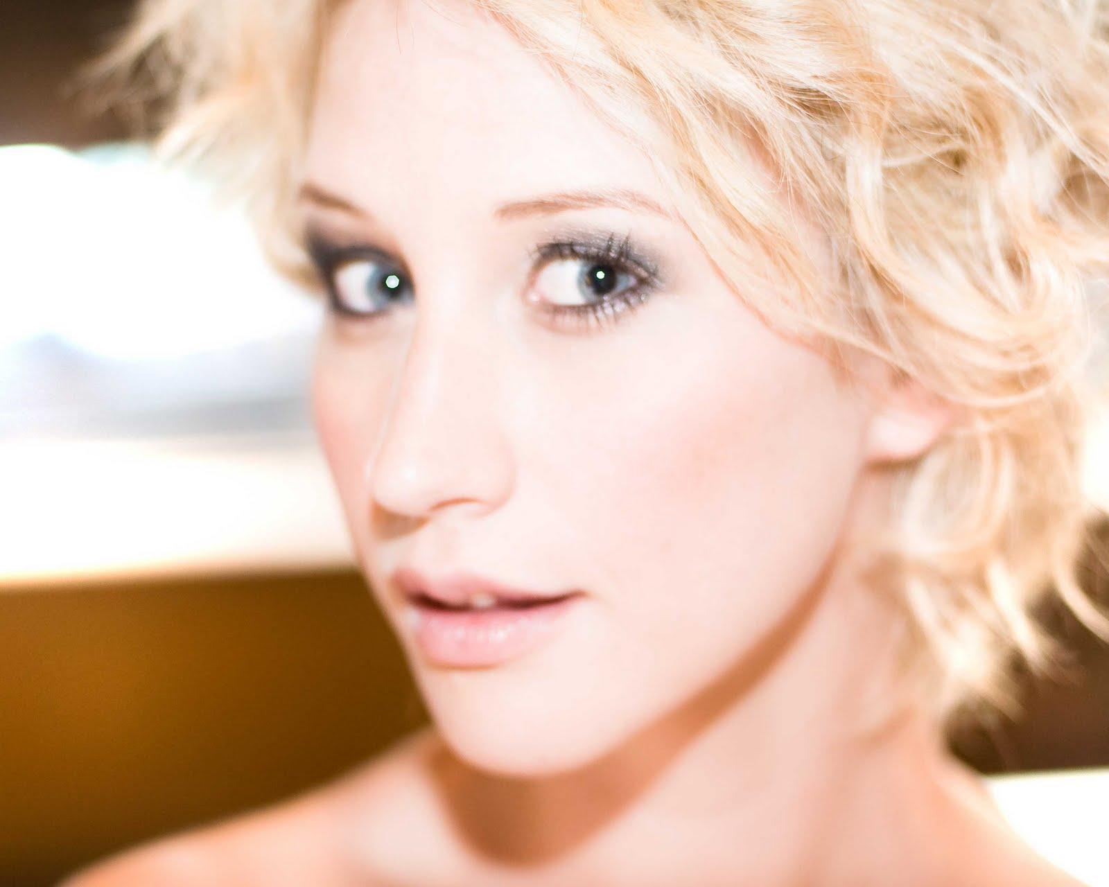 Focus - Maude Garrett | Scrolller