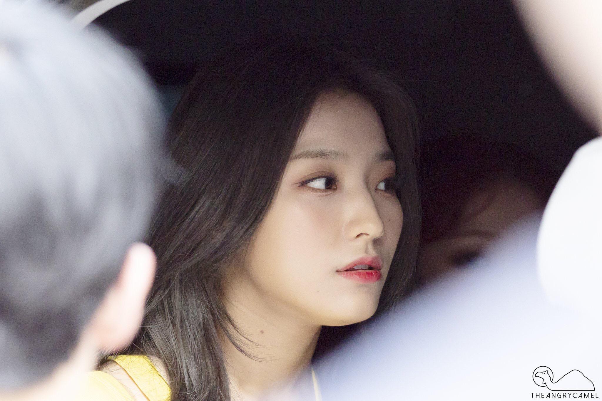 Focus on Saerom | Scrolller