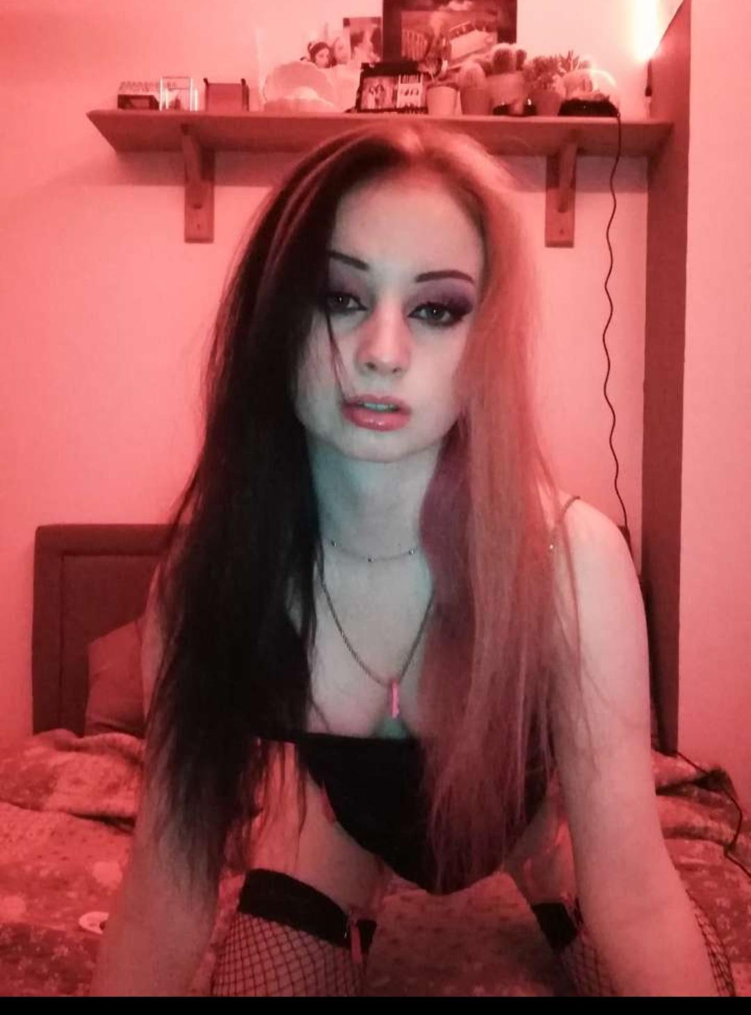 For such a small girl I really do a lot of naughty things | Scrolller