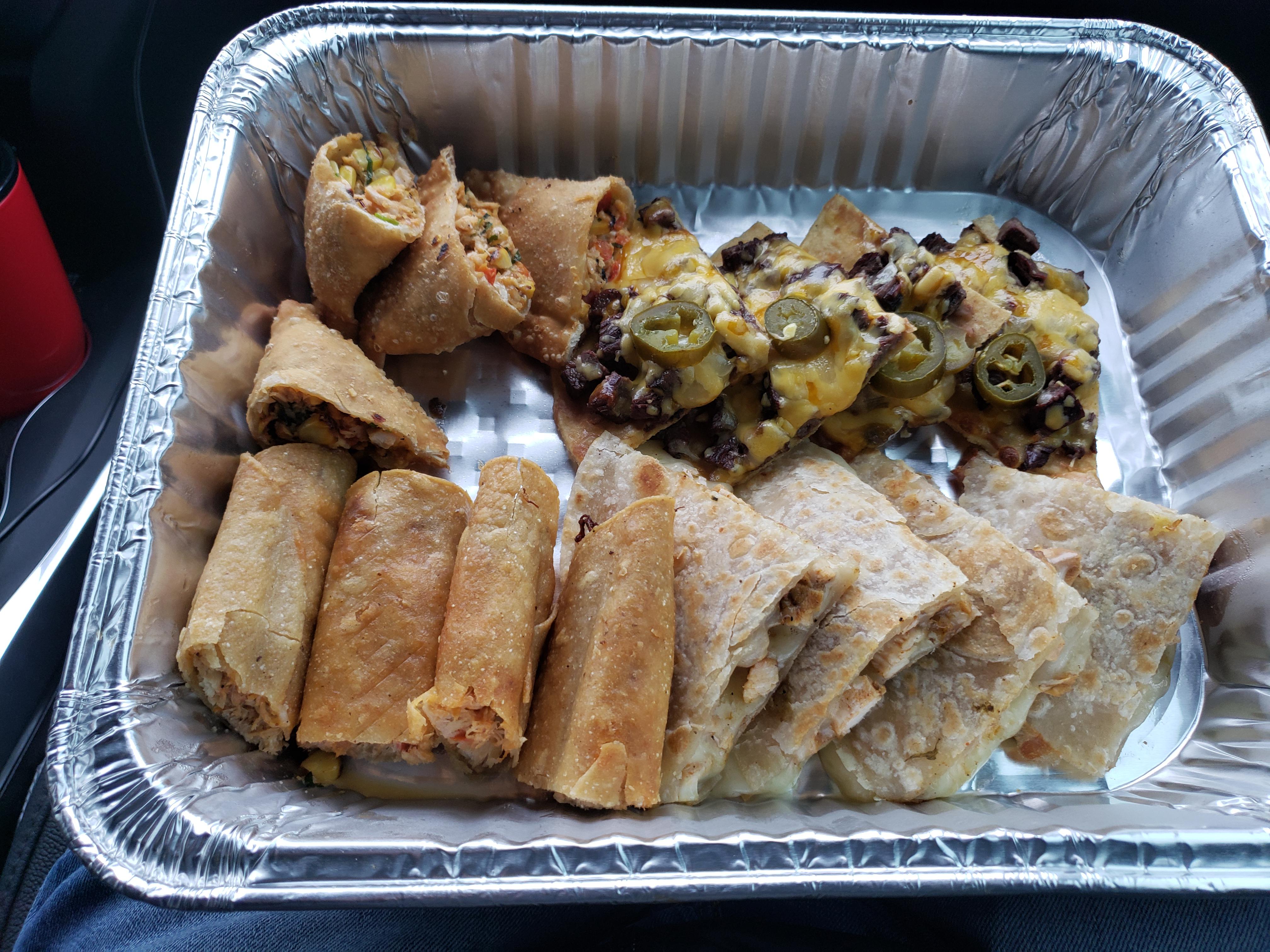 For those having Mexican food withdrawals, I present to you the El Patio appetizer sampler ...