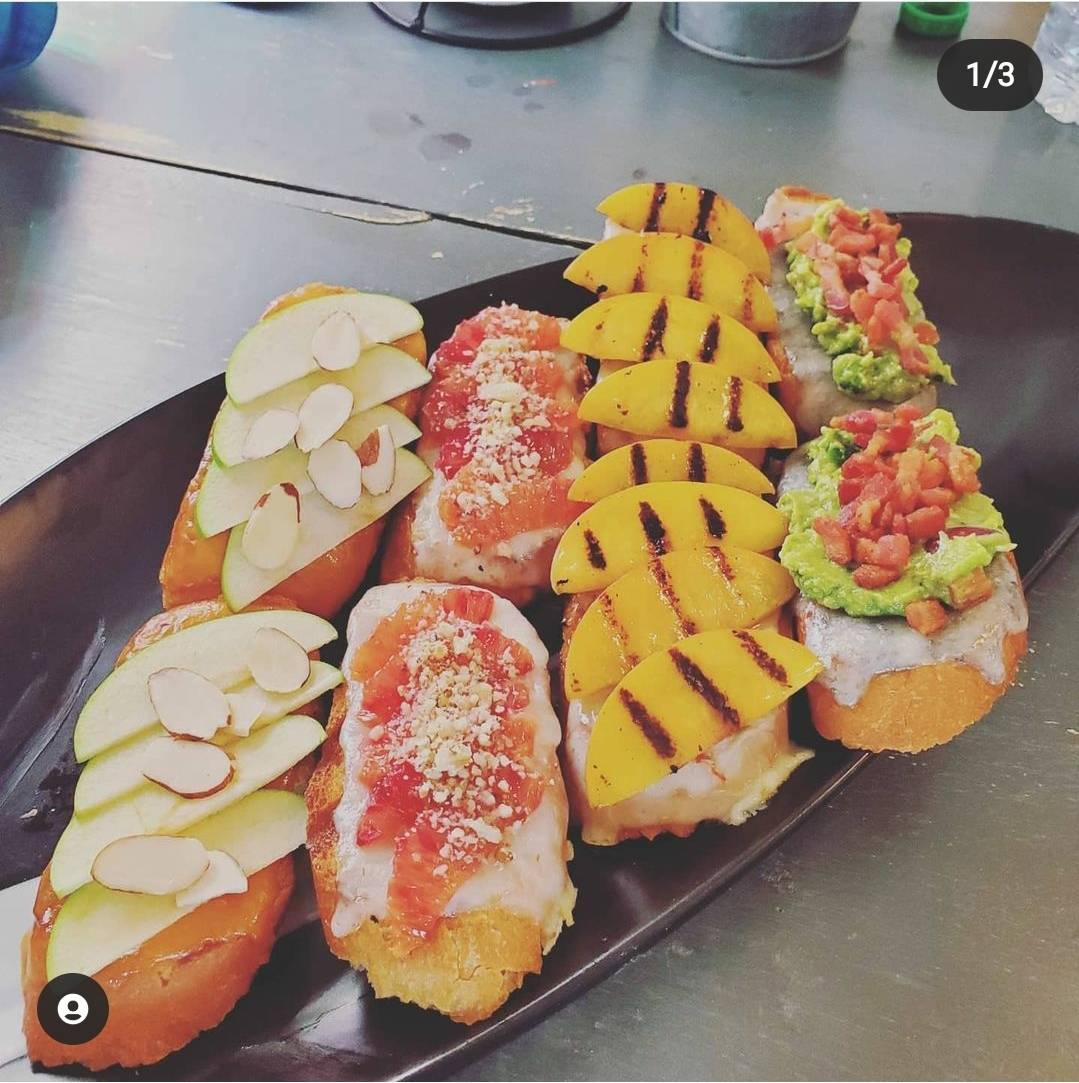 Forced to do appetizers. | Scrolller