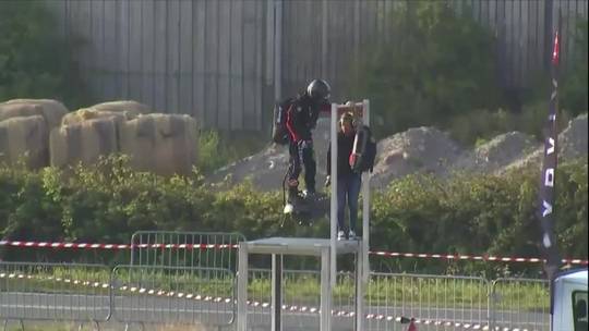 French hoverboard inventor crosses the English channel, BADASS! | Scrolller