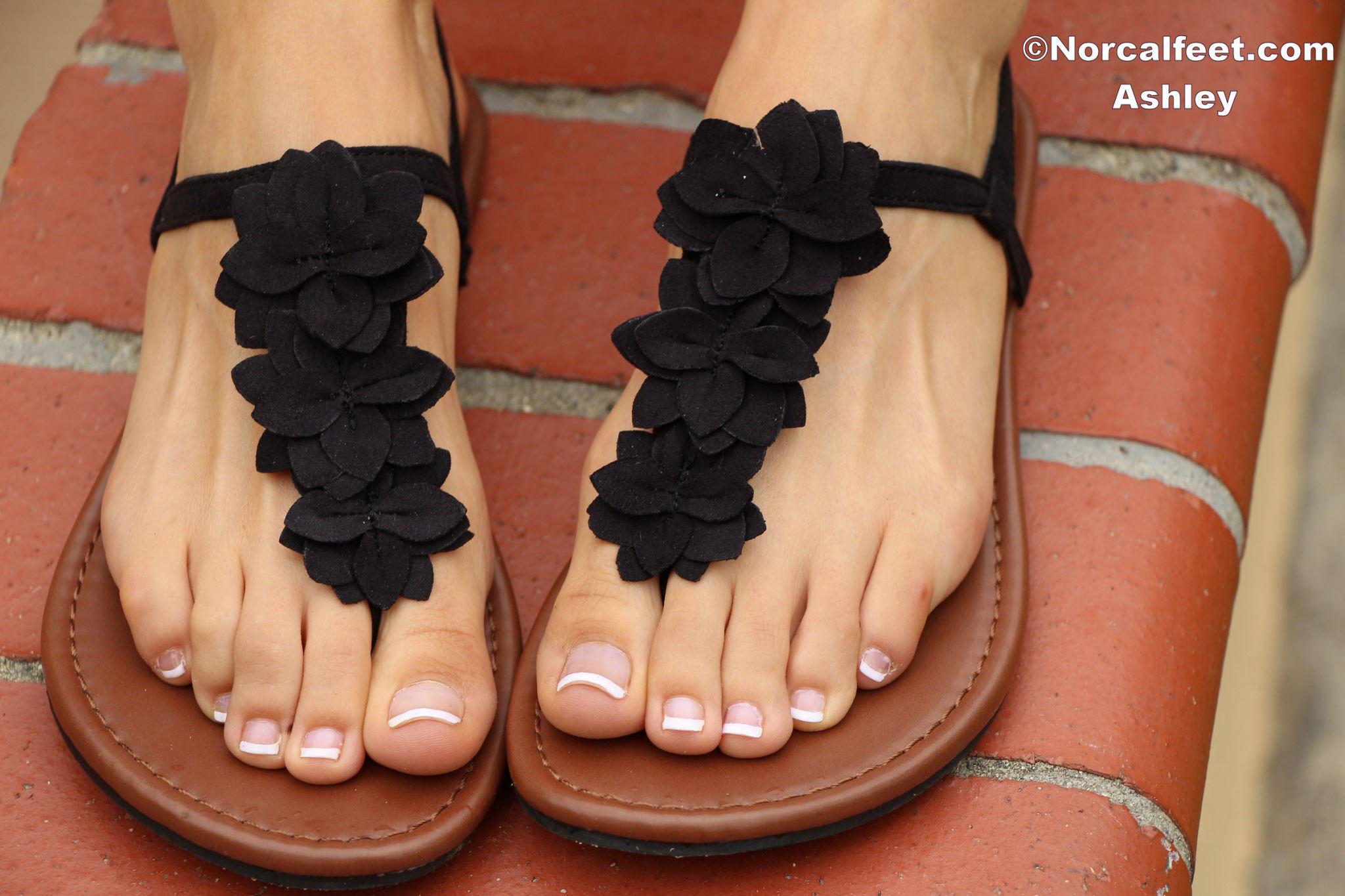 French tips and ruffles | Scrolller