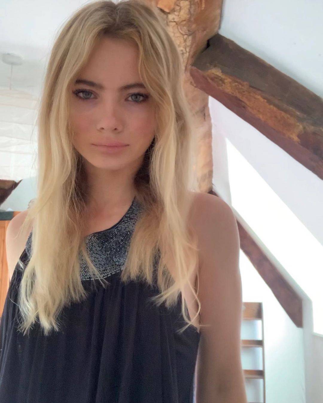 Freya Allan | Scrolller